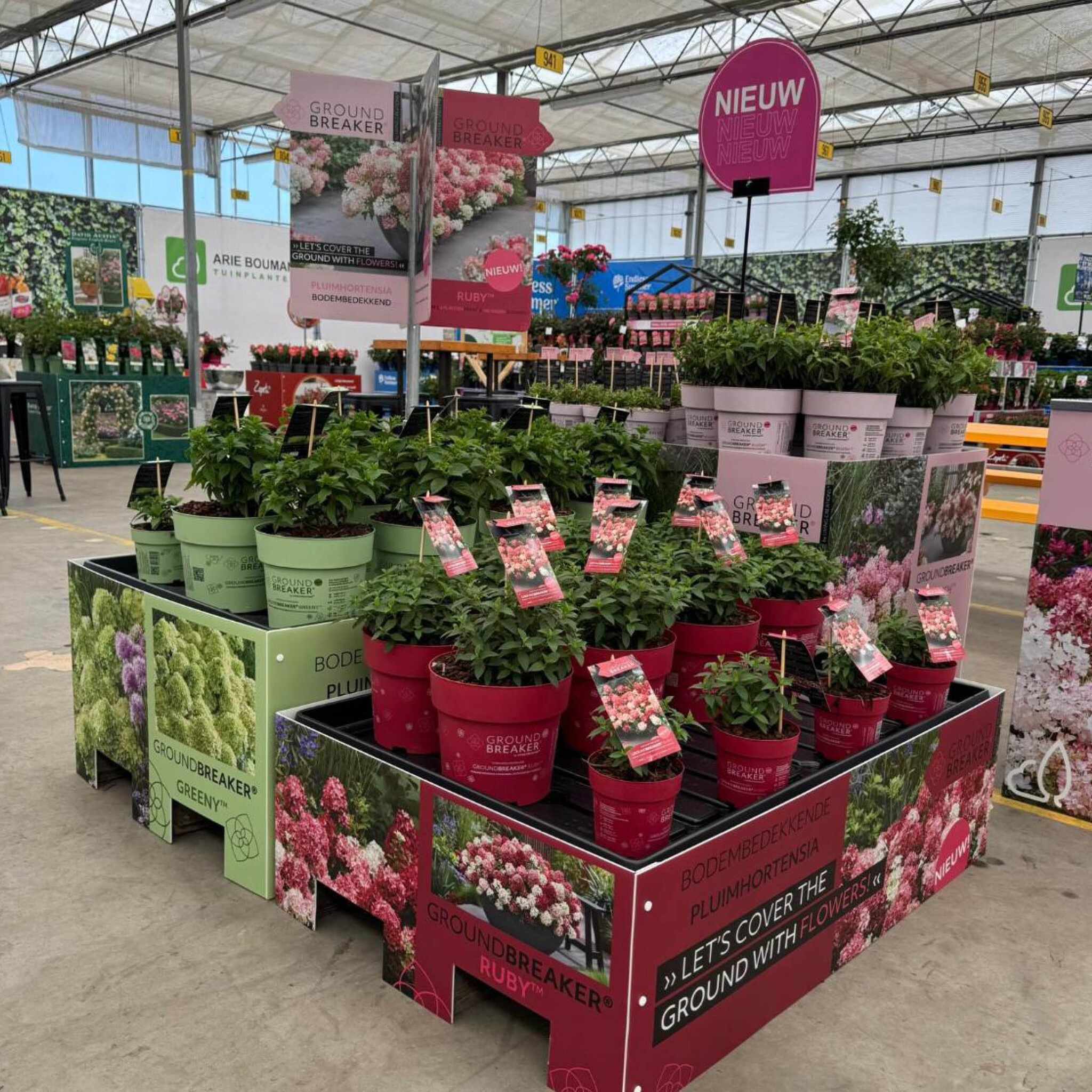 Bricks Palletcover Groundbreaker - Bricks Presentation