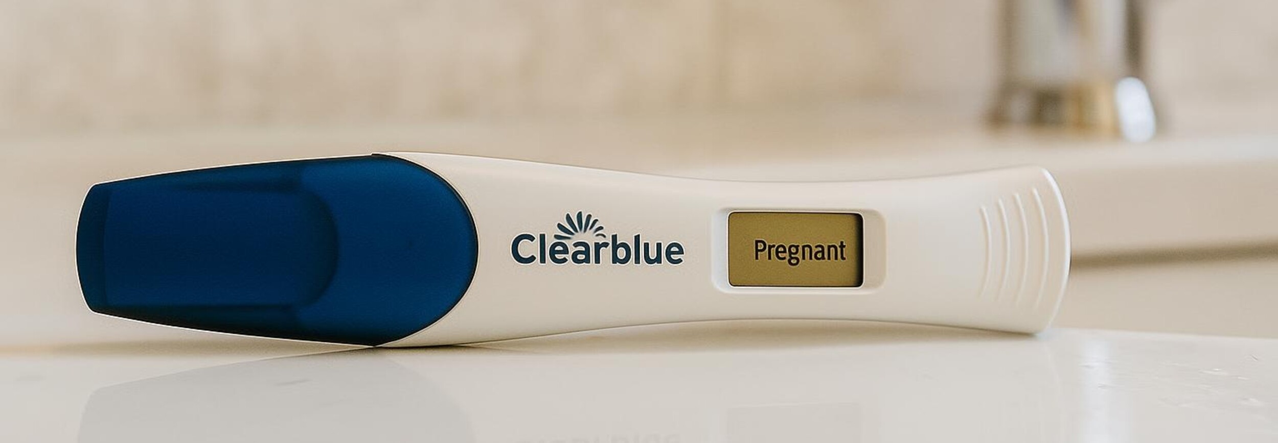 Hoe gebruik je de Clearblue Zwangerschapstest Digitaal Ultravroeg ...