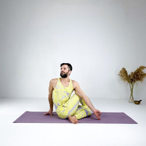 Yogaübungen - für Rücken, Nacken oder Entspannung - Superyoga