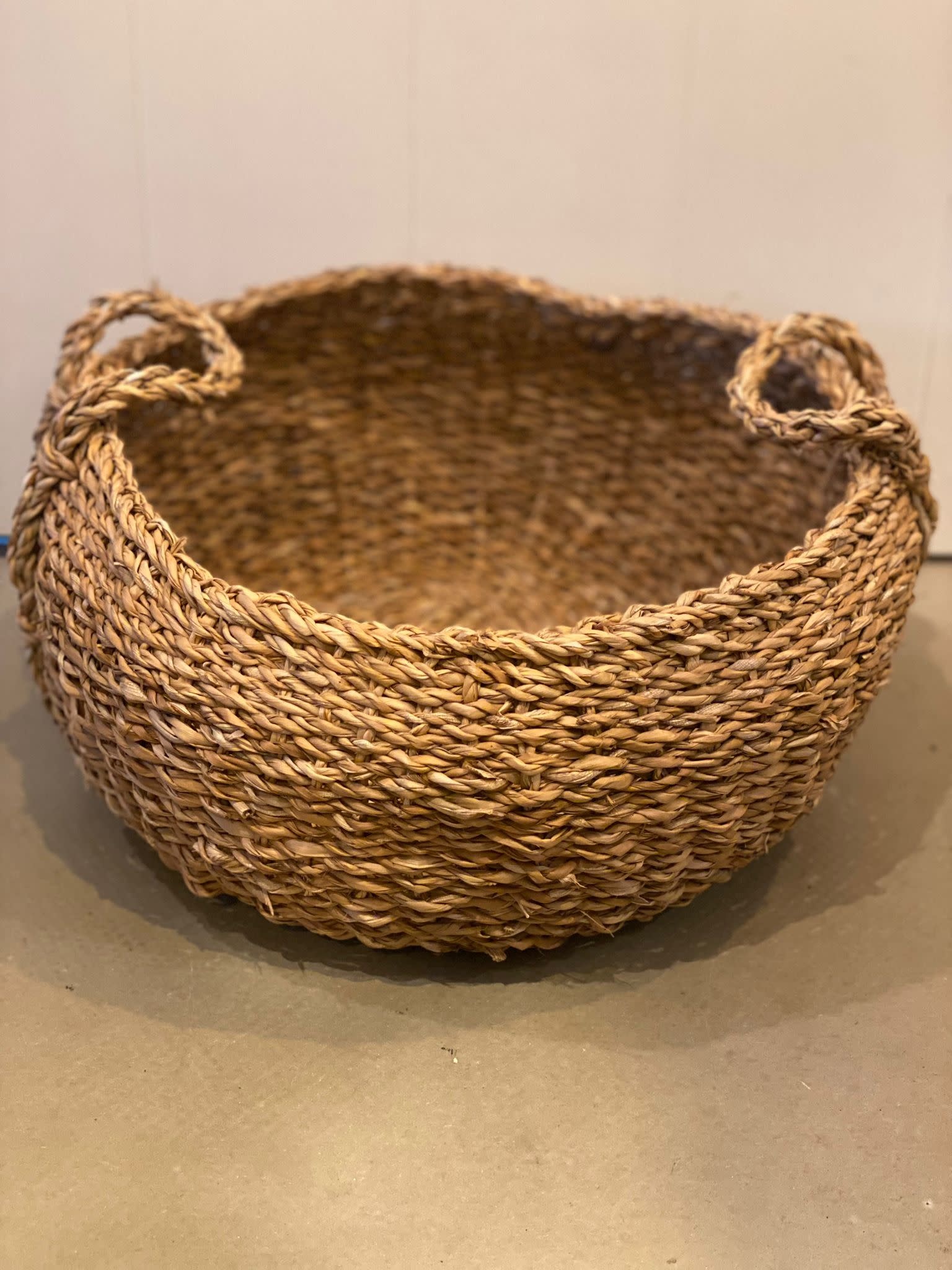 Rieten mand met handvaten m - Ibiza & More