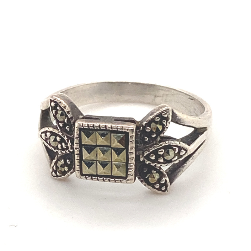 Occasion zilveren strik ring met markasiet - Juwelier Jansen