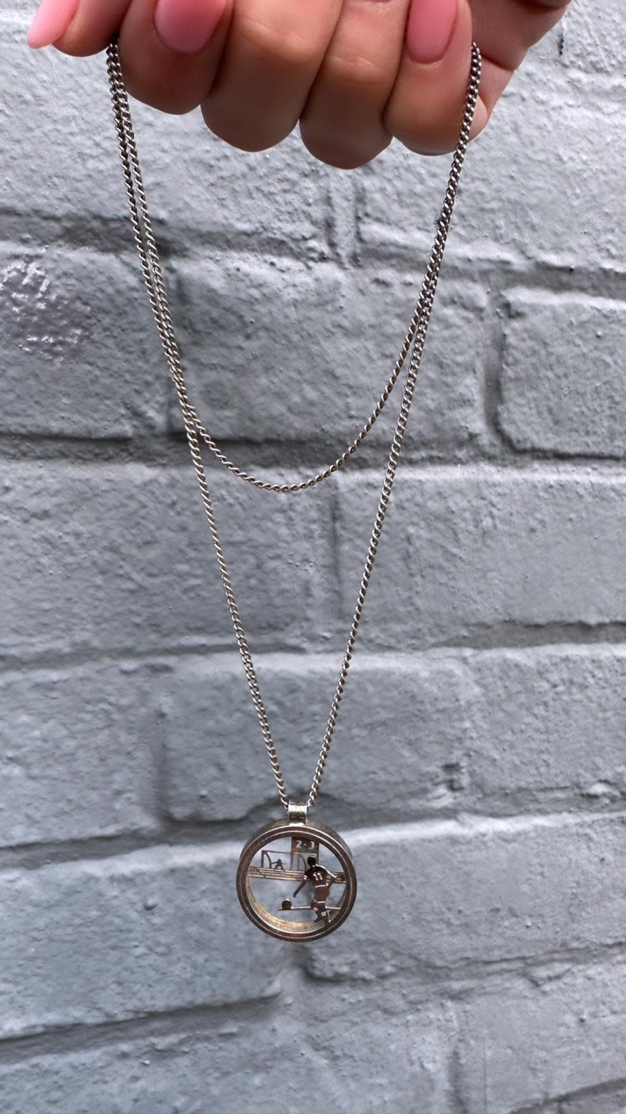 Zilveren ketting met voetbal hanger - Juwelier Jansen