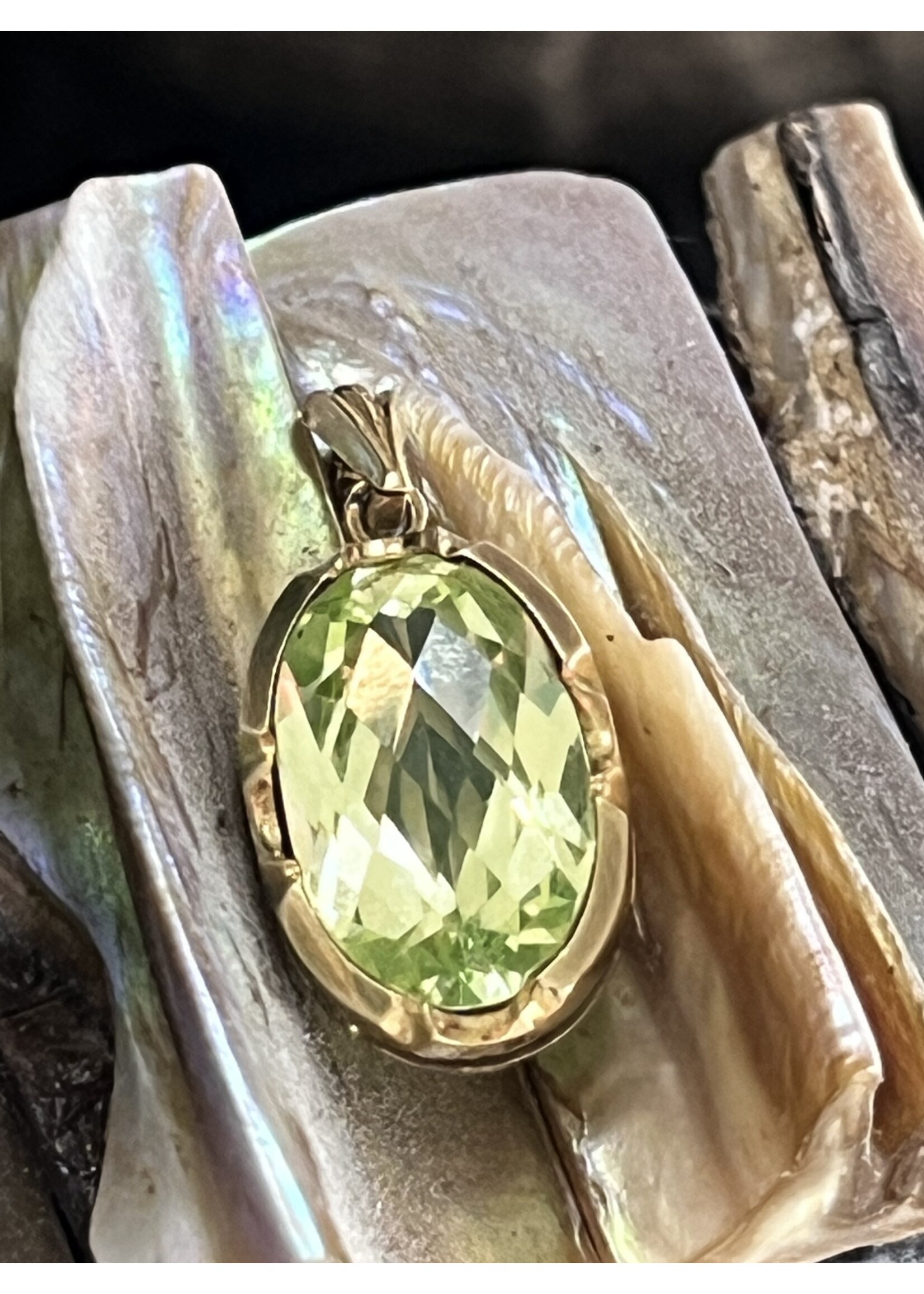 Hanger met groene steen - Juwelier Jansen