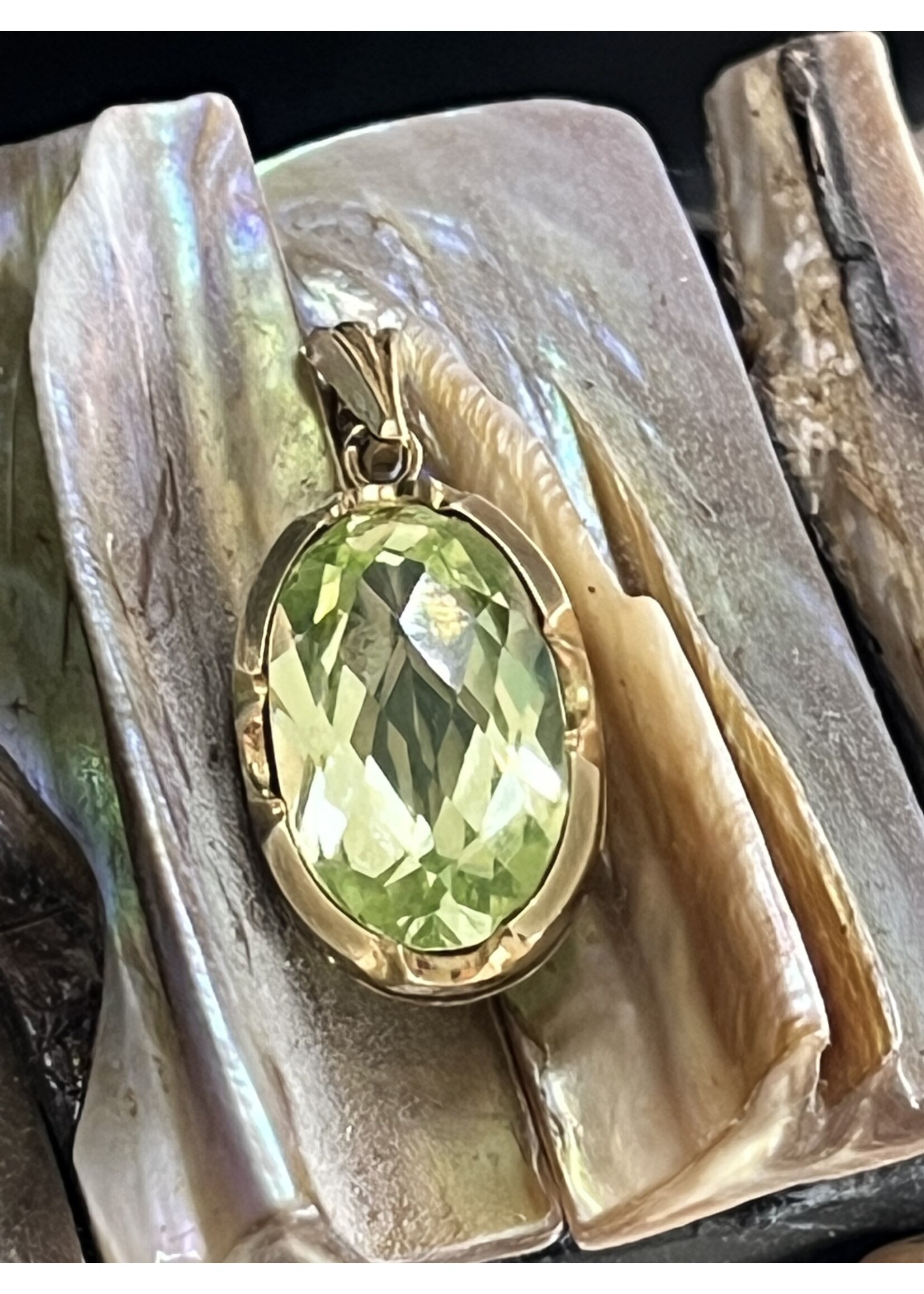 Hanger met groene steen - Juwelier Jansen