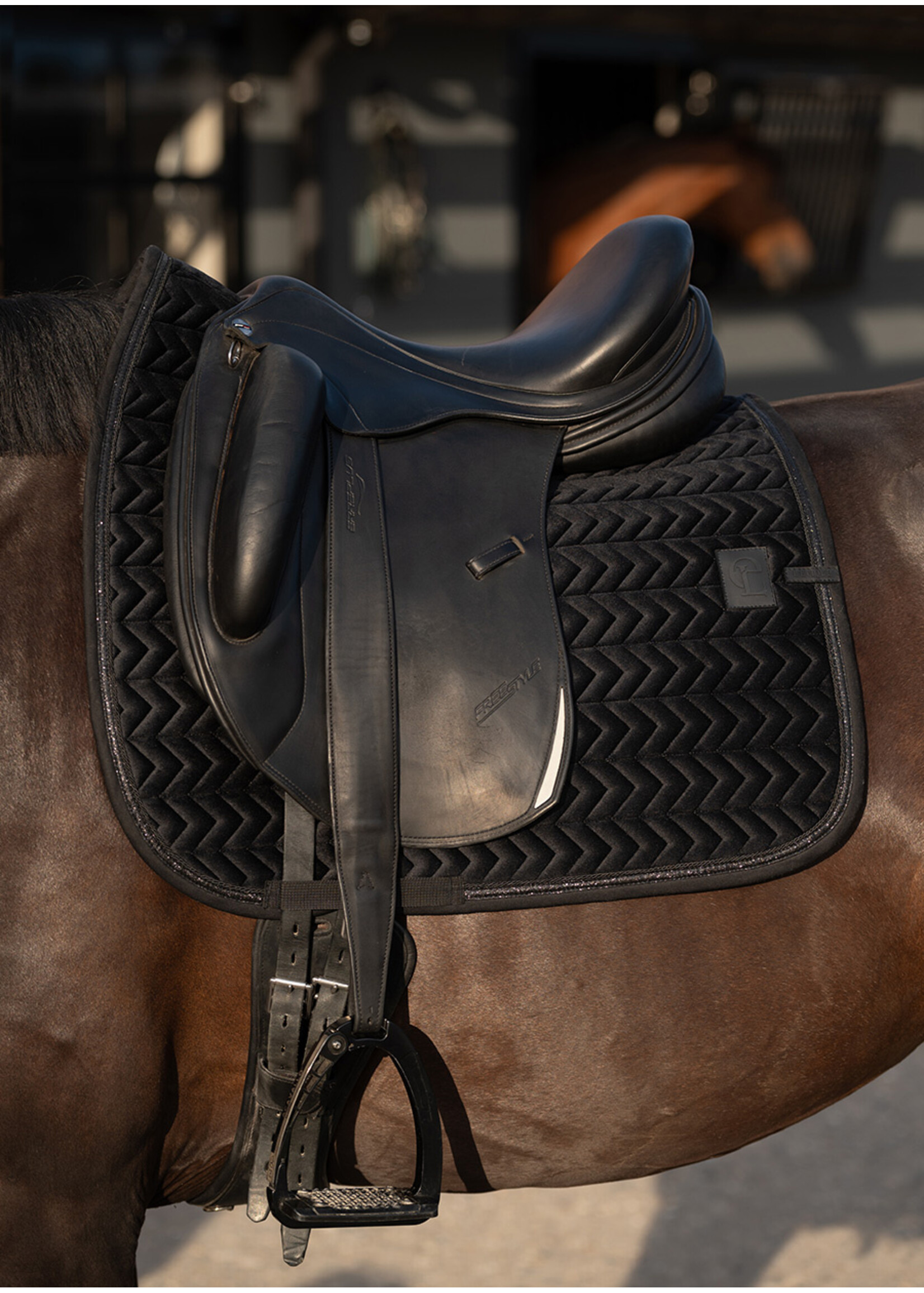 L'Evique dressage saddlepad Zira Black - Equestrian Style Exclusive ...