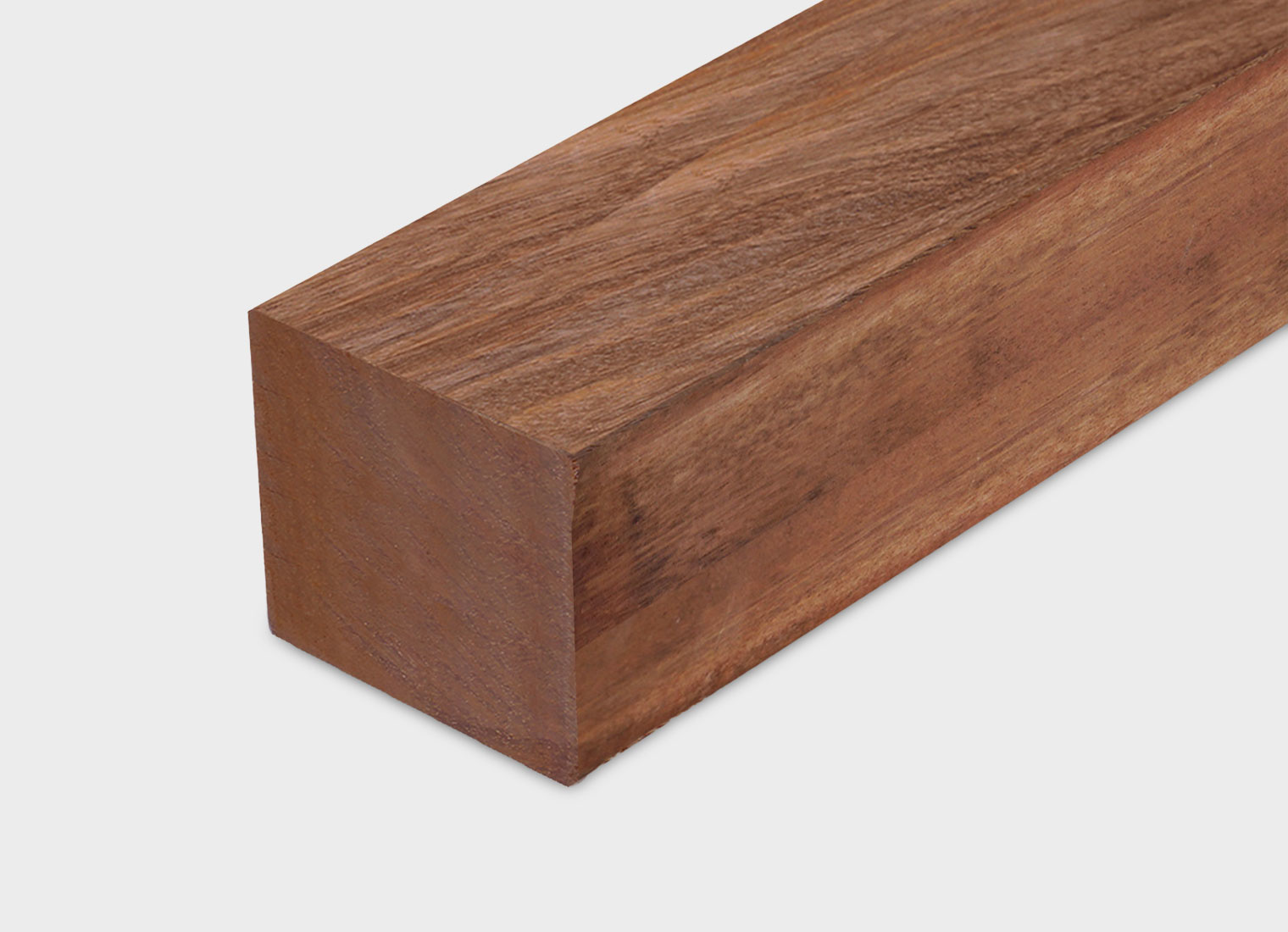 Alle "gladde" hardhouten balken & (punt)palen van HOUTvakman.be.