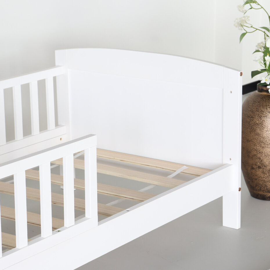 Peuterbed wit hout 140x70cm Milene inclusief lattenbodem kinderbed ...