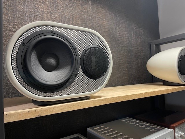 Vaessen ORB Ribbon Reference Monitor Wit (Set van 2) kopen. - Audio expert