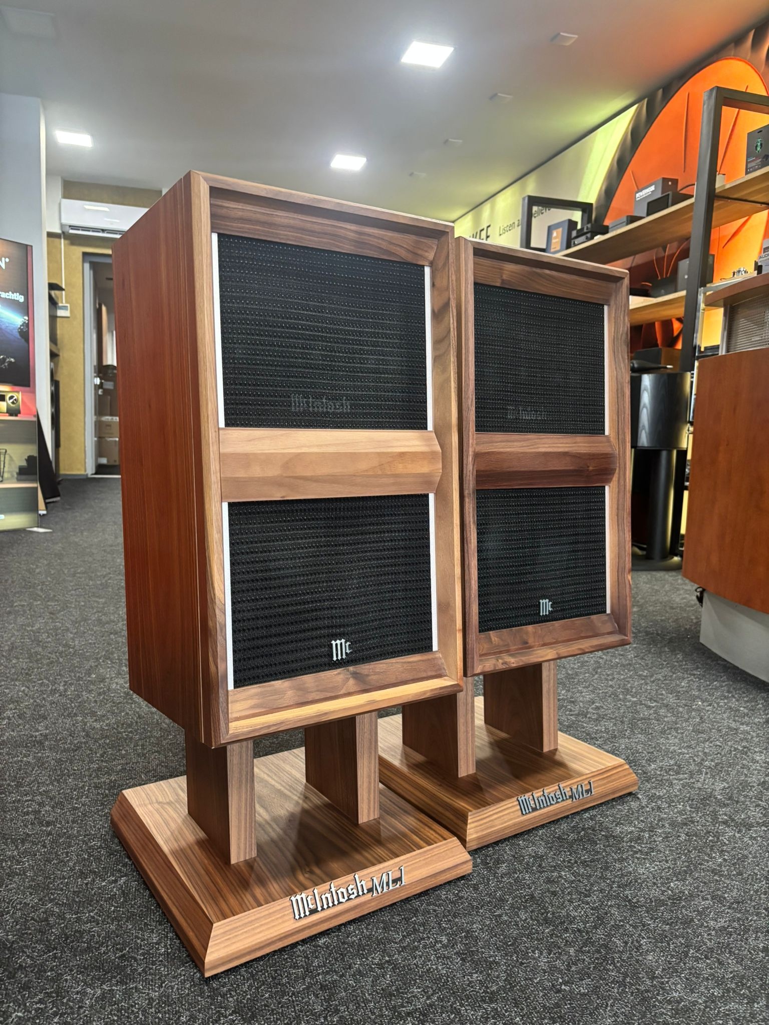 McIntosh Vloerstaande Luidspreker ML1 MKII kopen. - Audio expert