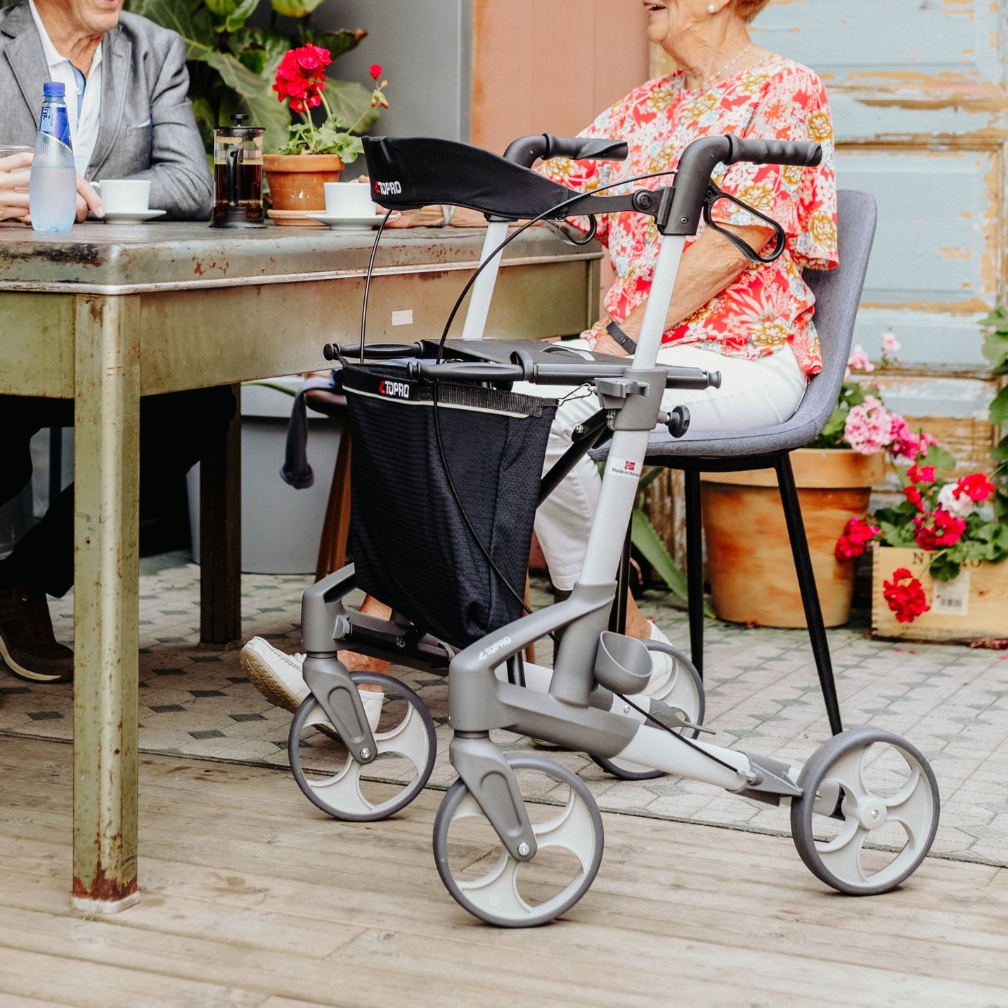 Rollator huur - Lichtgewicht - Vosmedisch.nl - A. Vos en Zoons B.V.