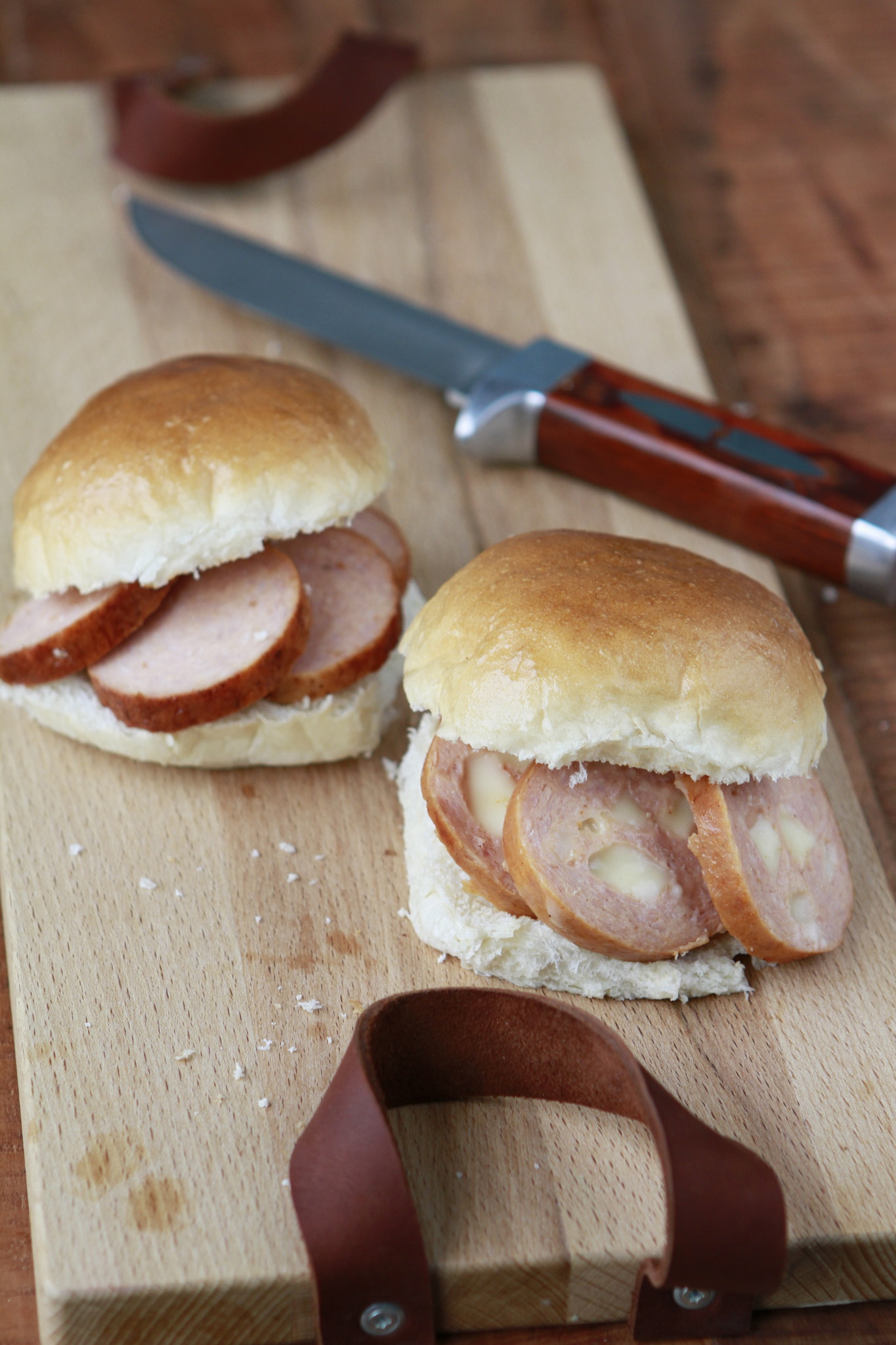 Broodje warme grillworst - Poel Vers