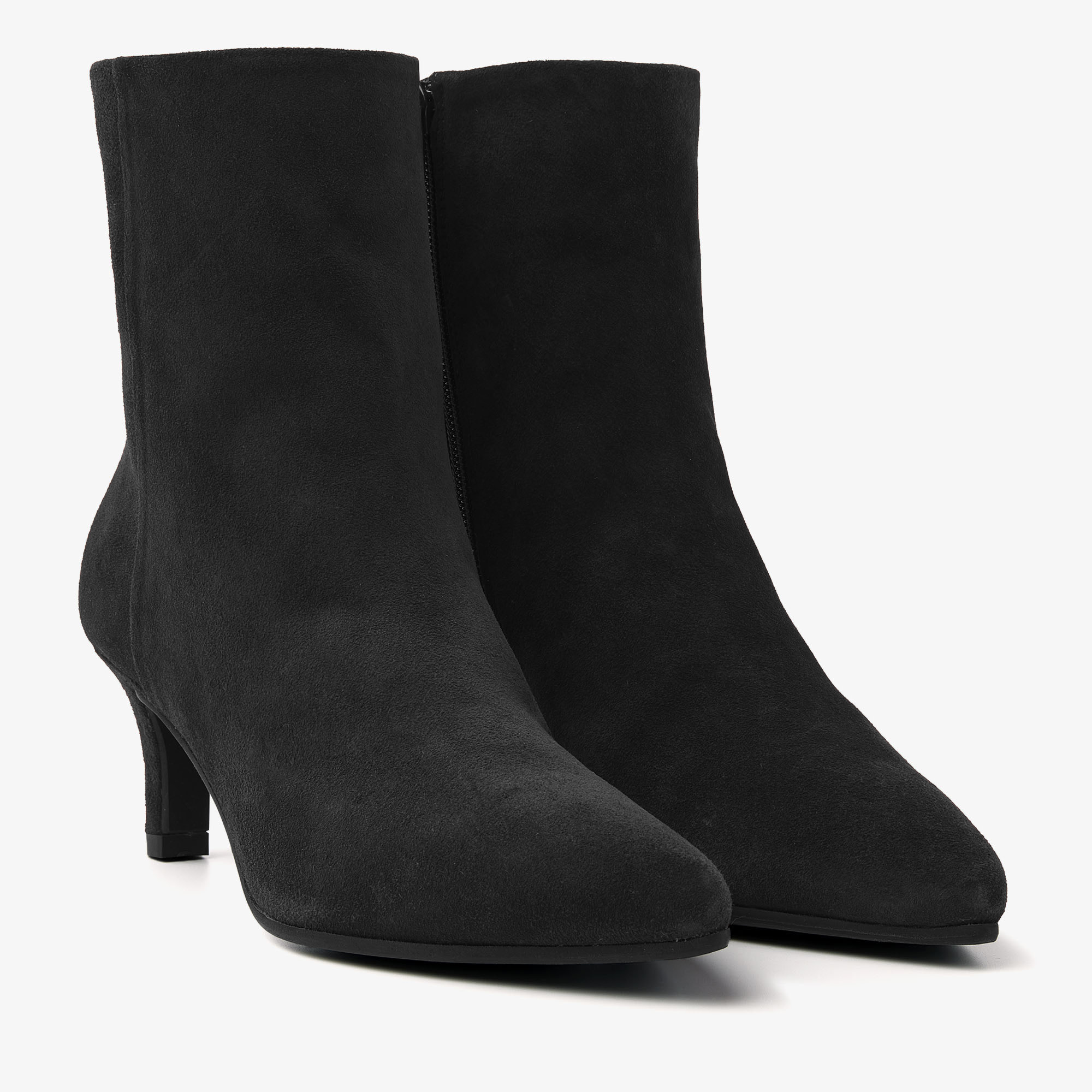 61080-01-900 NOAH LOU ZWART - The Closet