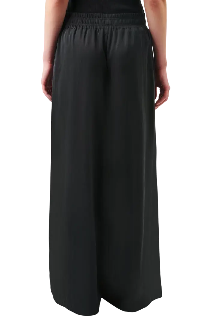 CEILING 80758 1000 - The Closet