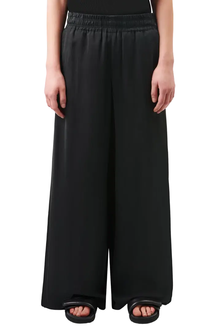 CEILING 80758 1000 - The Closet