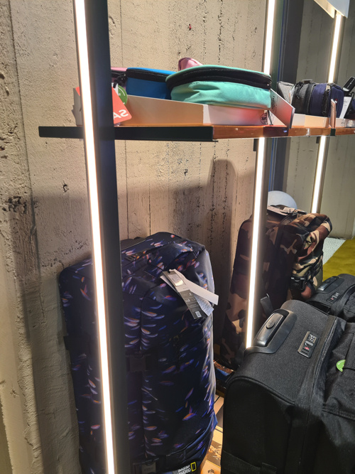 Display verlichting met verticale lichtlijnen - Profielgigant.nl de ...