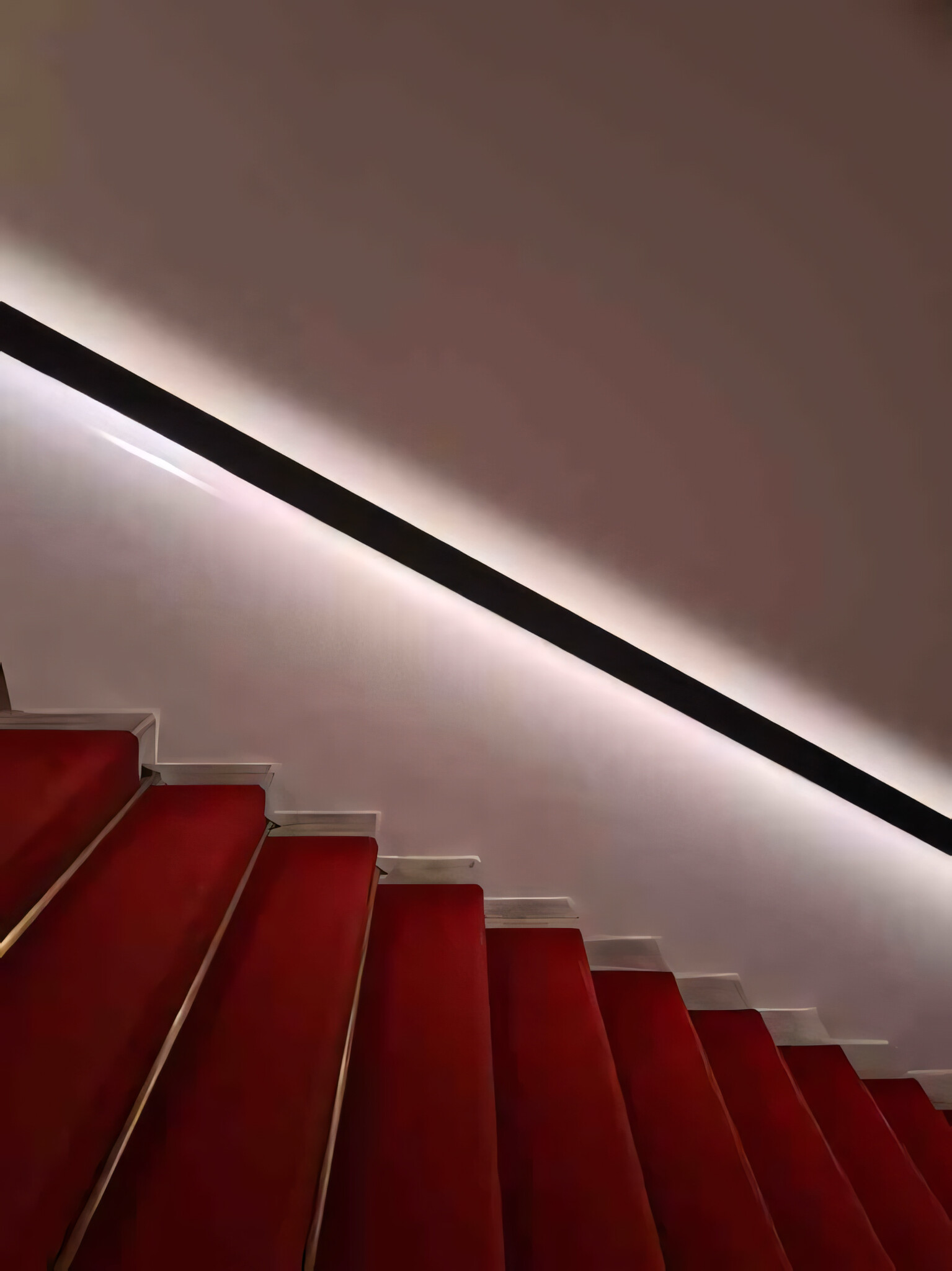 Neonflex LED strips langs trappen - Profielgigant.nl de nummer 1 in LED ...