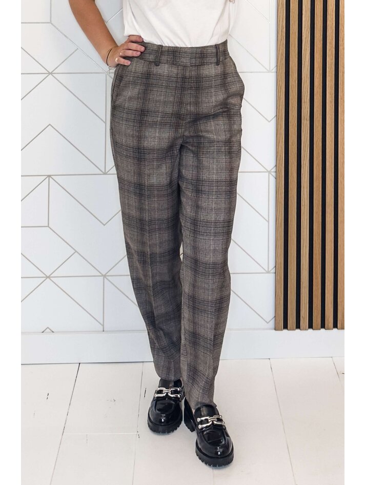 Ontdek de dames pakken van de mooiste merken bij Lilly-kate online ...