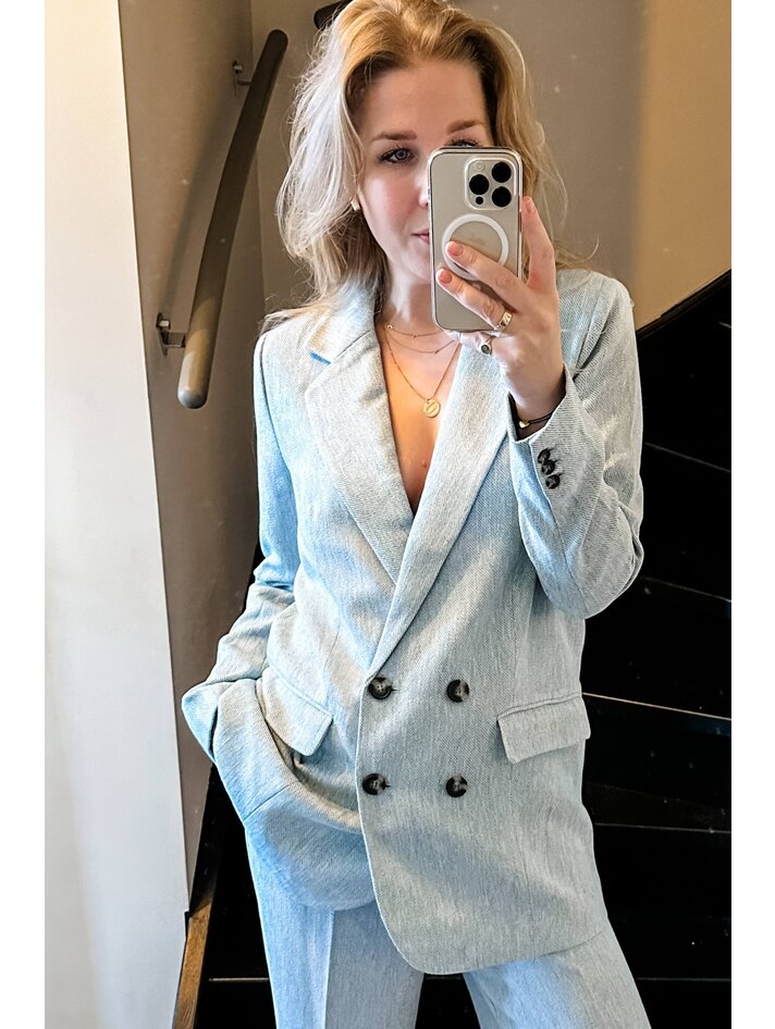 Ontdek de dames pakken van de mooiste merken bij Lilly-kate online ...