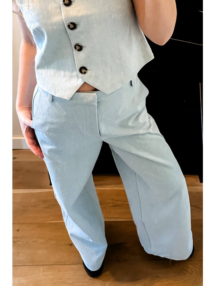 Ontdek de dames pakken van de mooiste merken bij Lilly-kate online ...