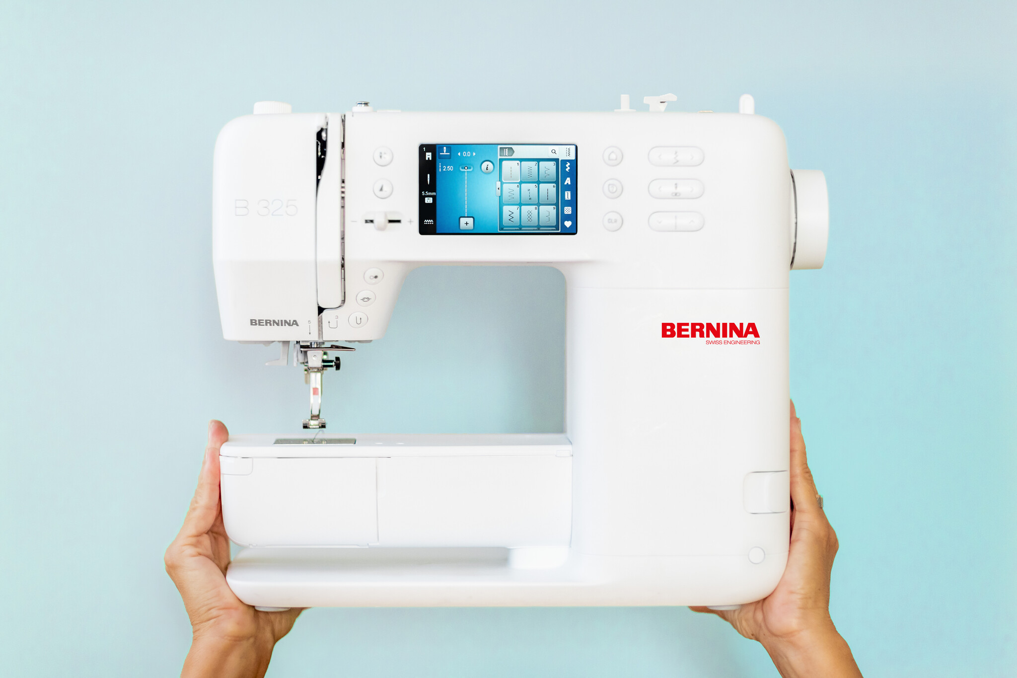 BERNINA - B325 (gen. 2) - The Sewing Shop Bree, Limburg (B)