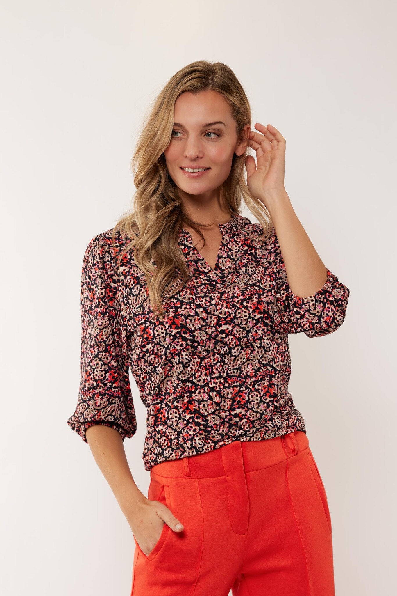 G-maxx Top Bianne Zwart/Poppy - Iconic Musthaves