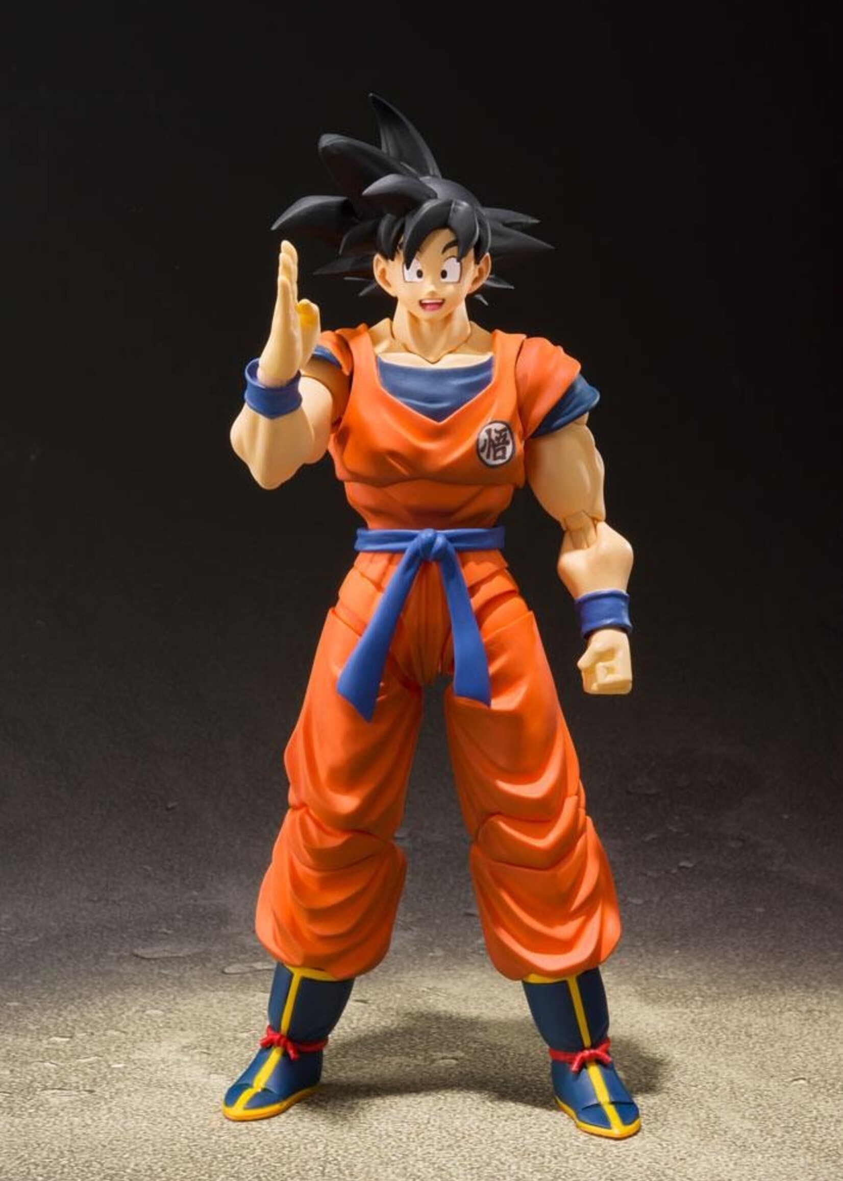 Dragon Ball Z S.H. Figuarts Action Figure Son Goku (A Saiyan Raised On ...