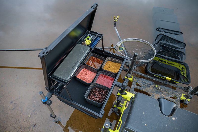 Matrix Pro Feeder Tray Included 2 Legs - Hareco Hengelsport