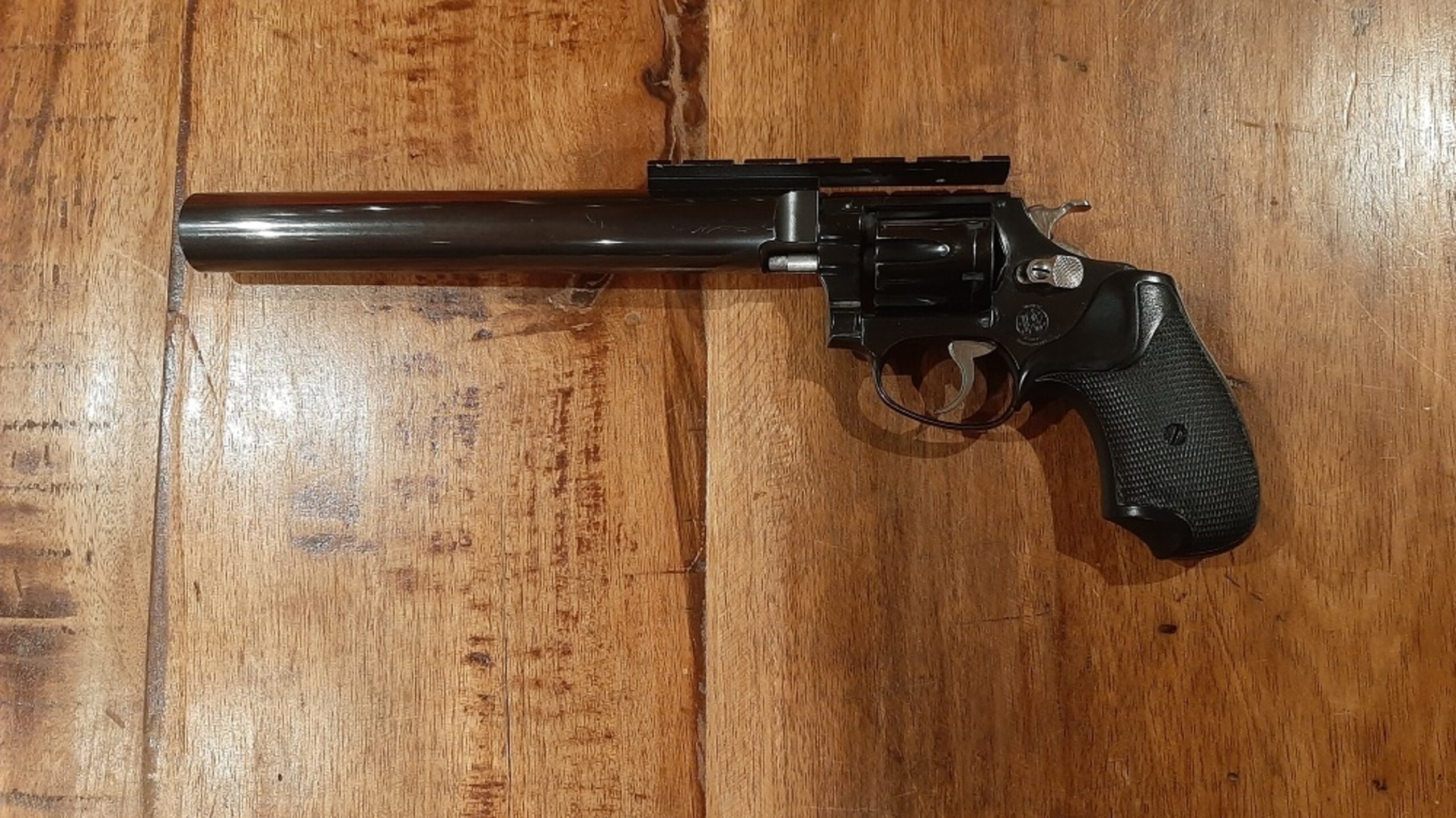 Smith & Wesson 34 Bull Barrel Occasion | SEM Jacht & Schietsport