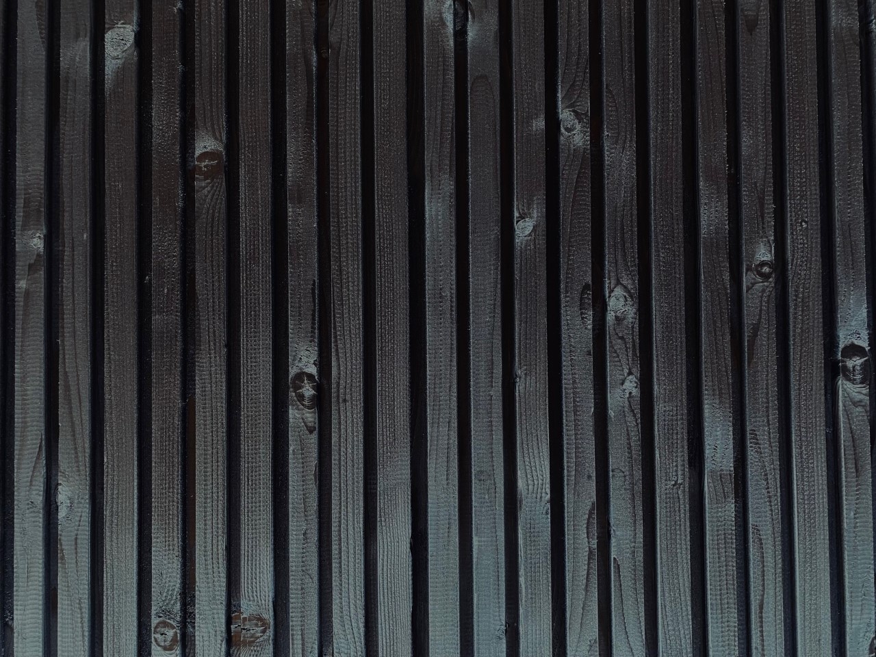 Rhombus triple profiel planken zwart gespoten - Houthandel van Gelder