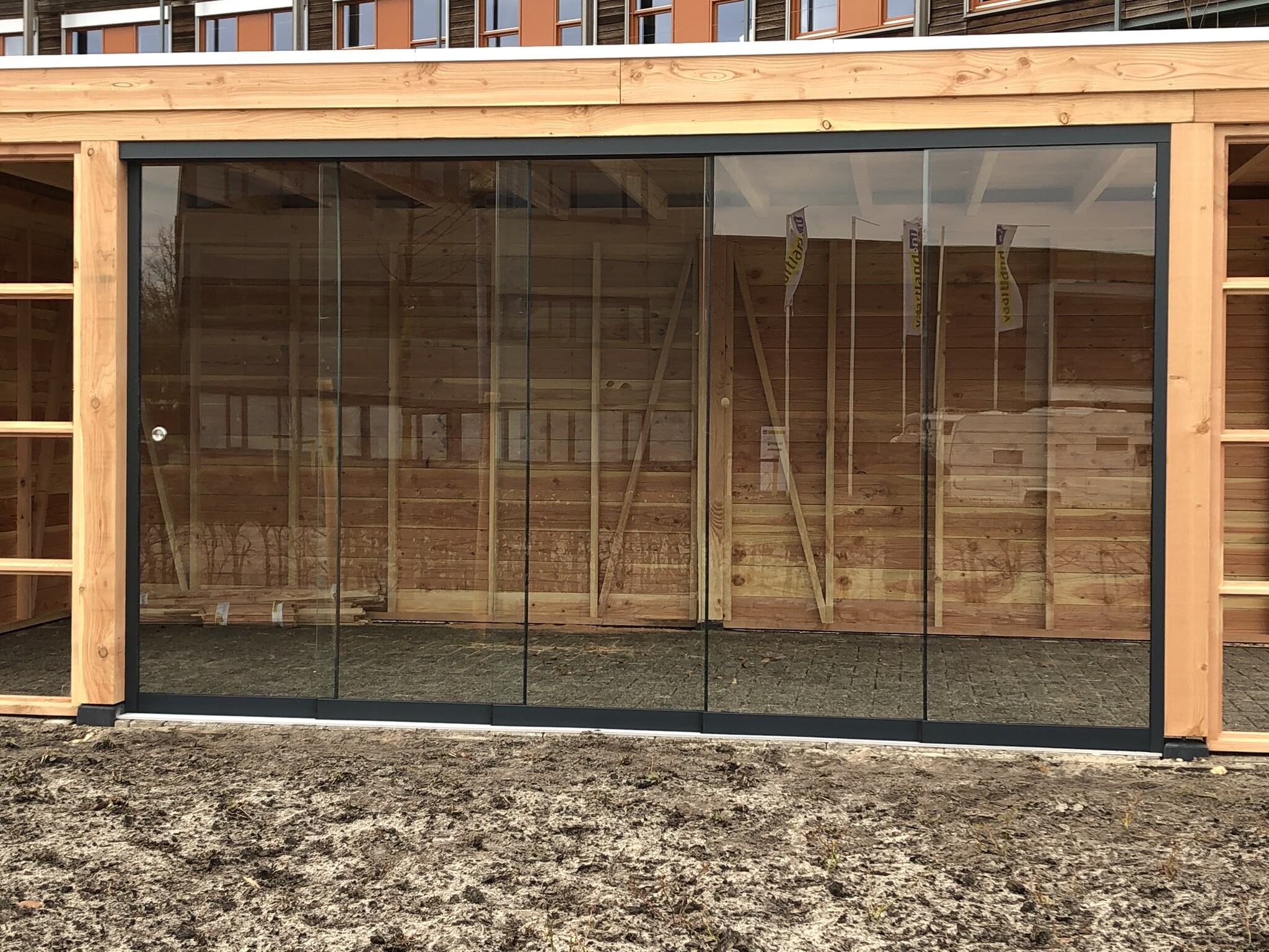 Douglas tuinkamer | Tuinkamer met schuifpui | Maatwerk kozijnen ...