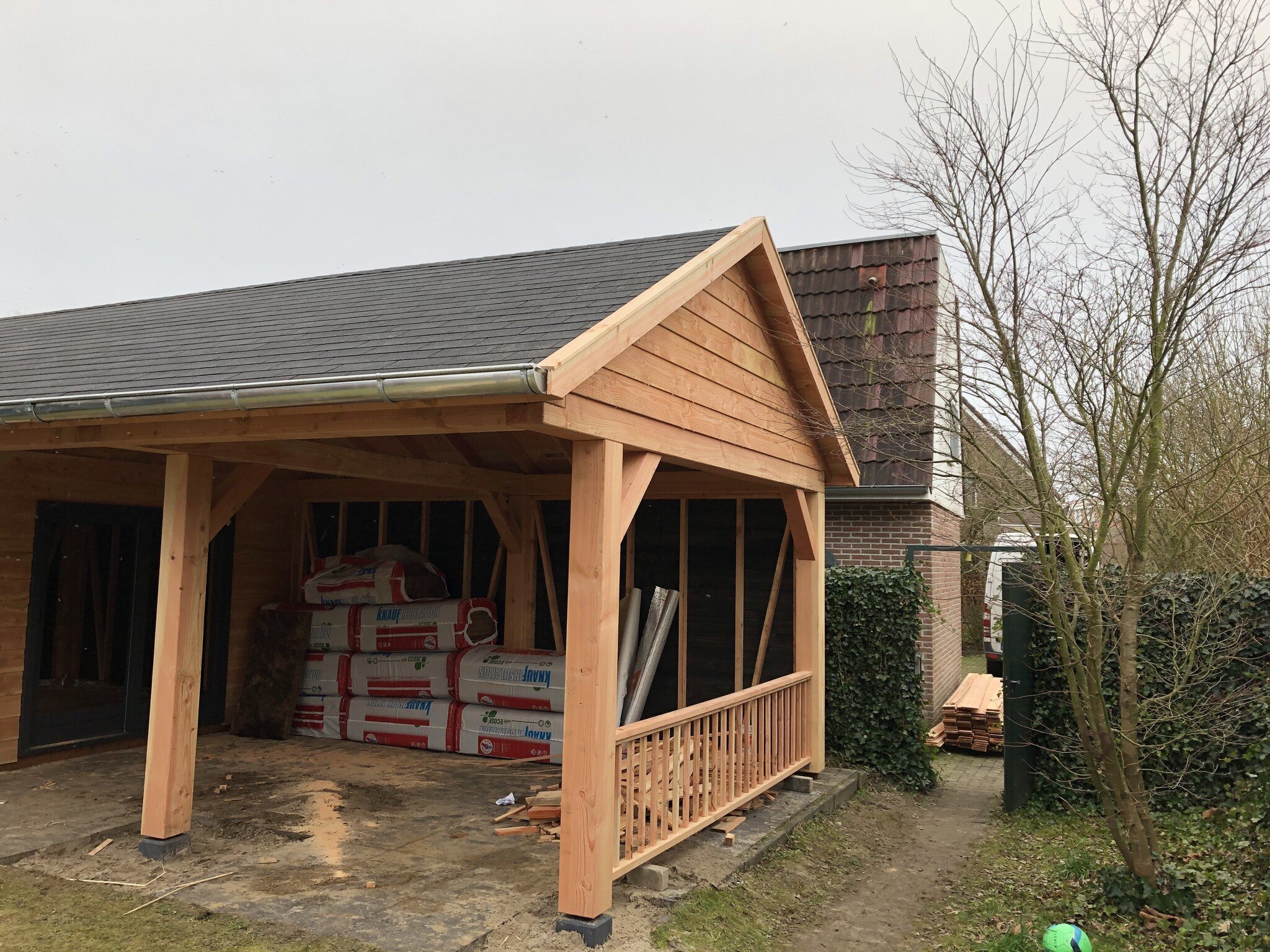 Schuur met puntdak | Schuur met overkapping | Douglas schuur ...