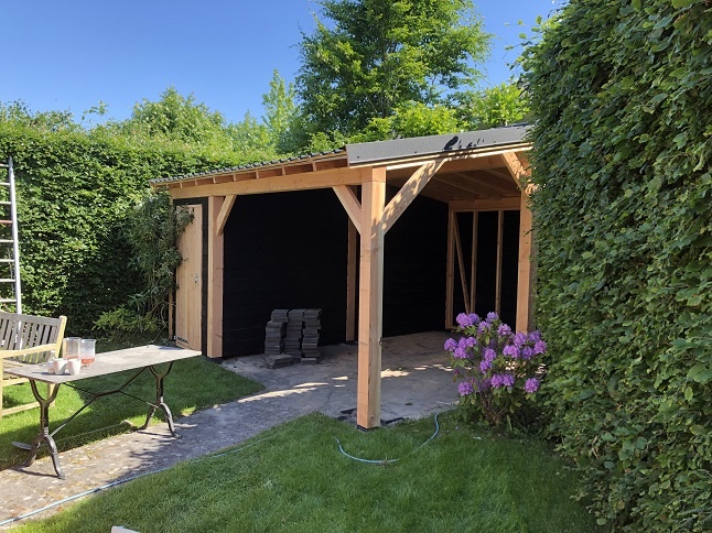 Overkapping met puntdak | Schuur met overkapping | Douglas schuur ...