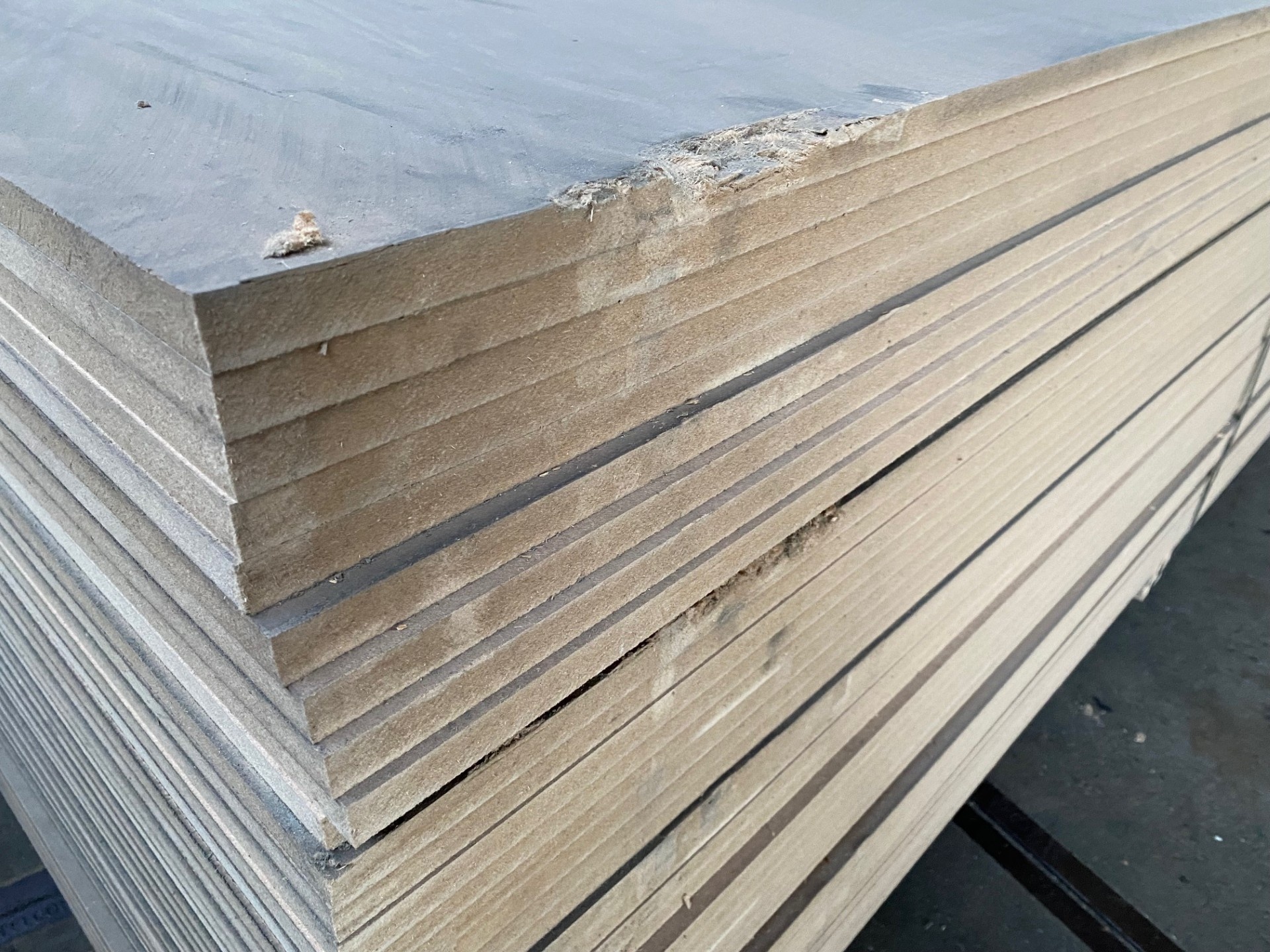 MDF Plaat 1220x2440mm B keuze - Houthandel van Gelder