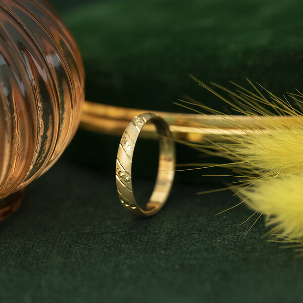 VINTAGE TALK - Hoe maak ik mijn ring schoon? - Vintage Jewellery