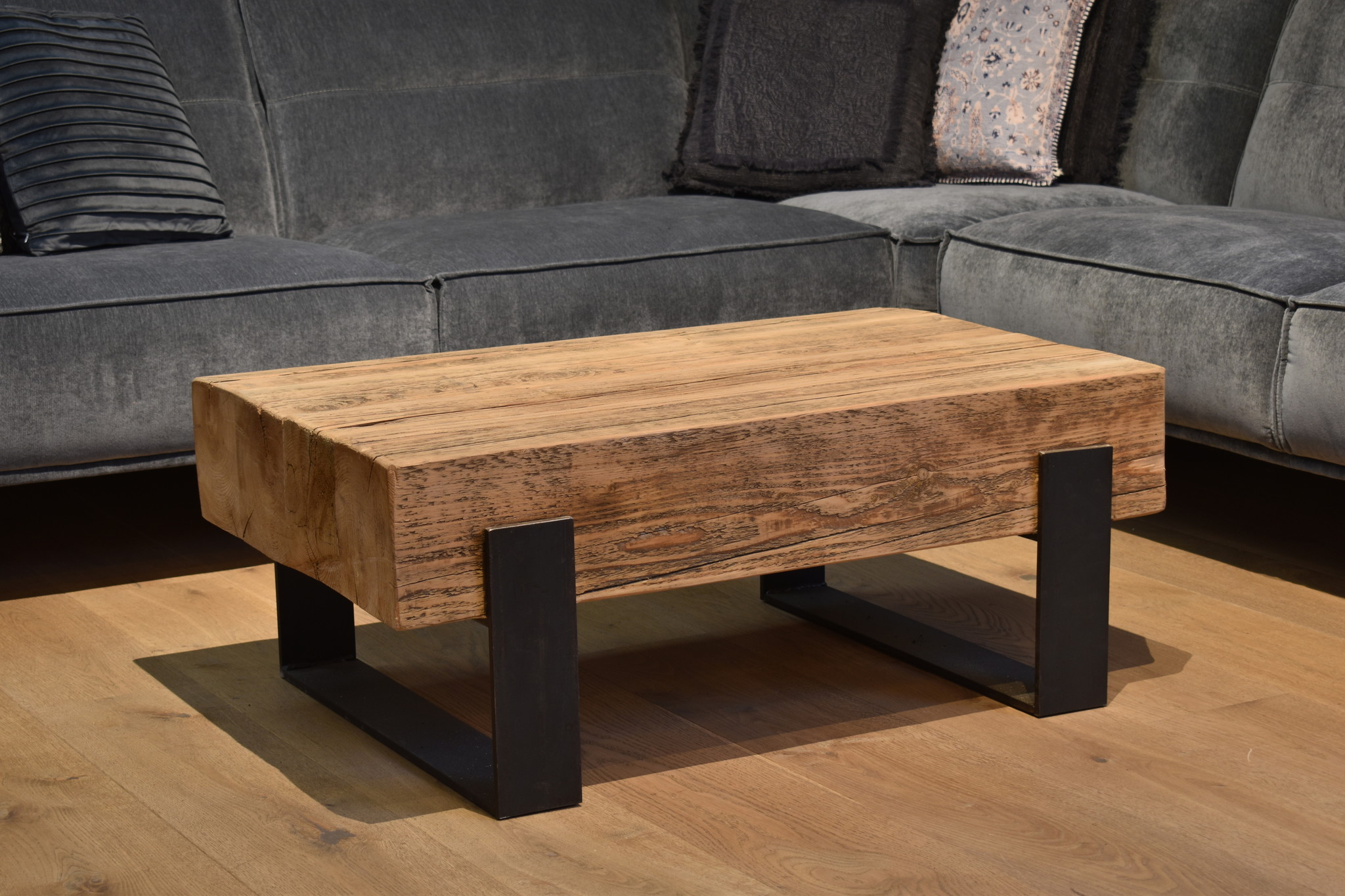 Robust coffee tables - Old beams - Wood & Steel - Competitively priced ...