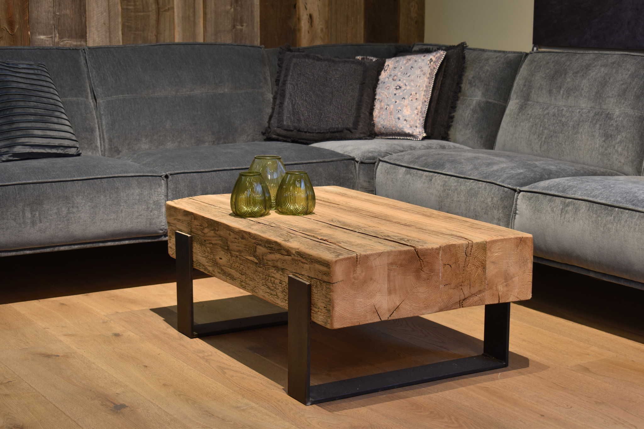 Robust coffee tables - Old beams - Wood & Steel - Competitively priced ...