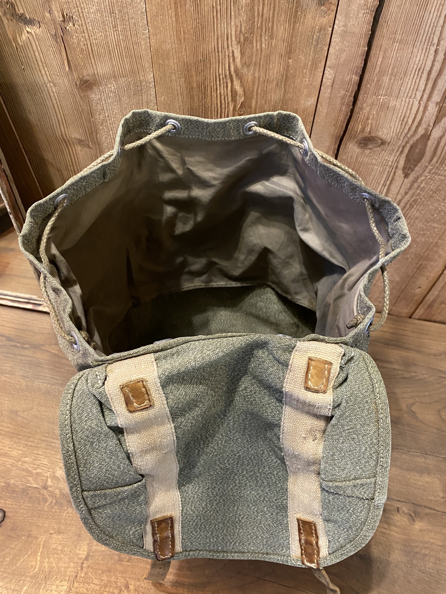 Oldwood Swiss backpack - Oldwood - the furniture store