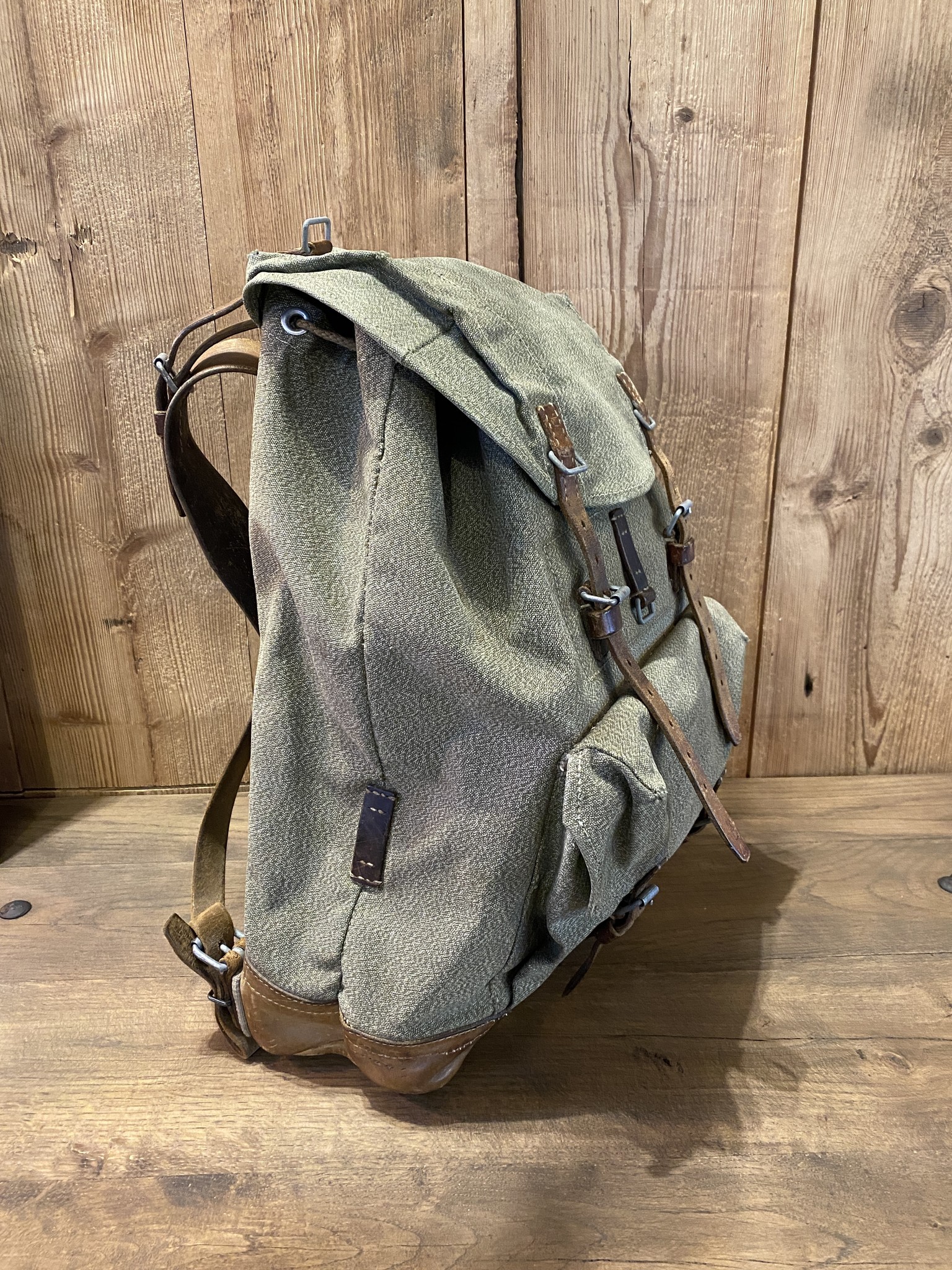 Oldwood Swiss backpack - Oldwood - the furniture store