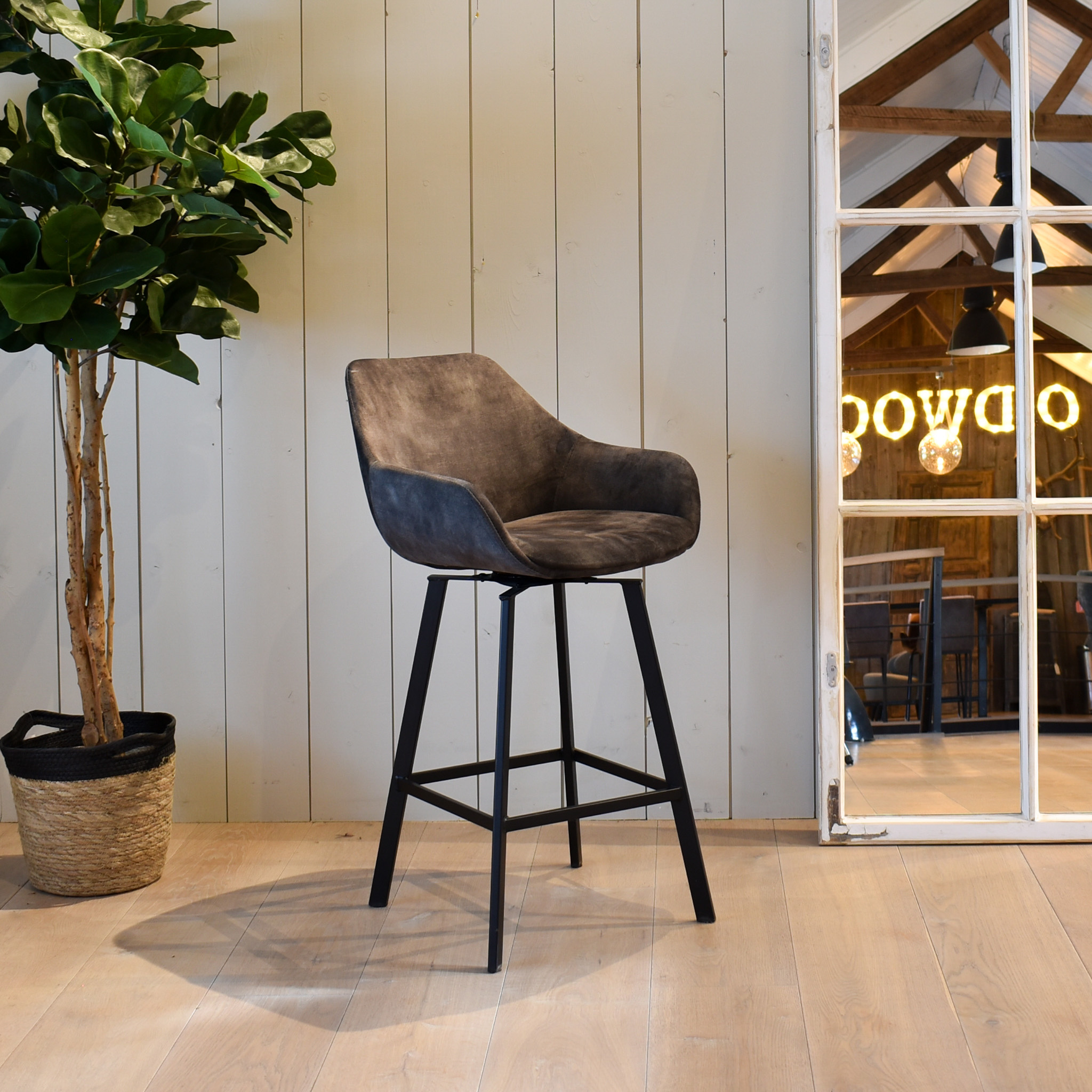 Bar stool Jill Hunter Swivel - Fast delivery - Oldwood - the furniture ...