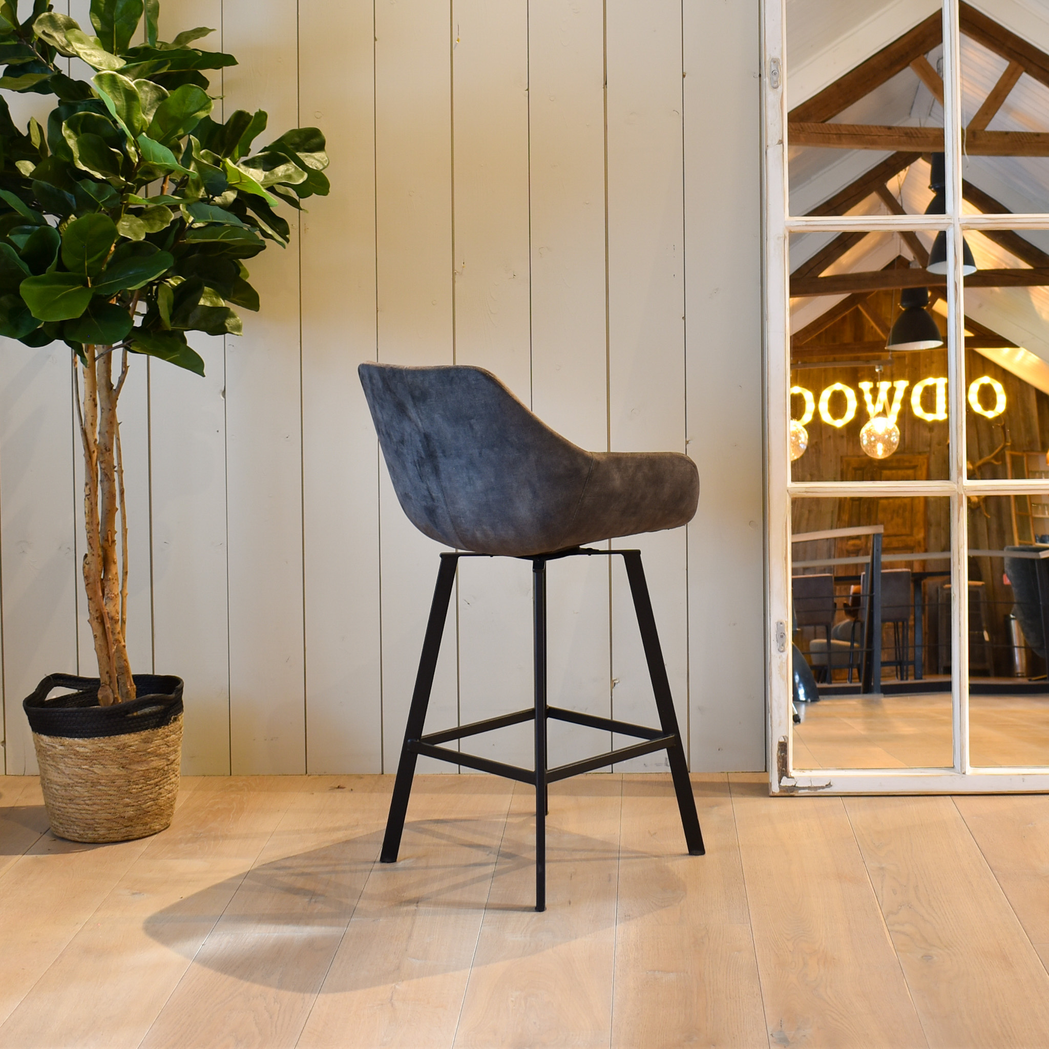 Bar stool Jill Hunter Swivel - Fast delivery - Oldwood - the furniture ...