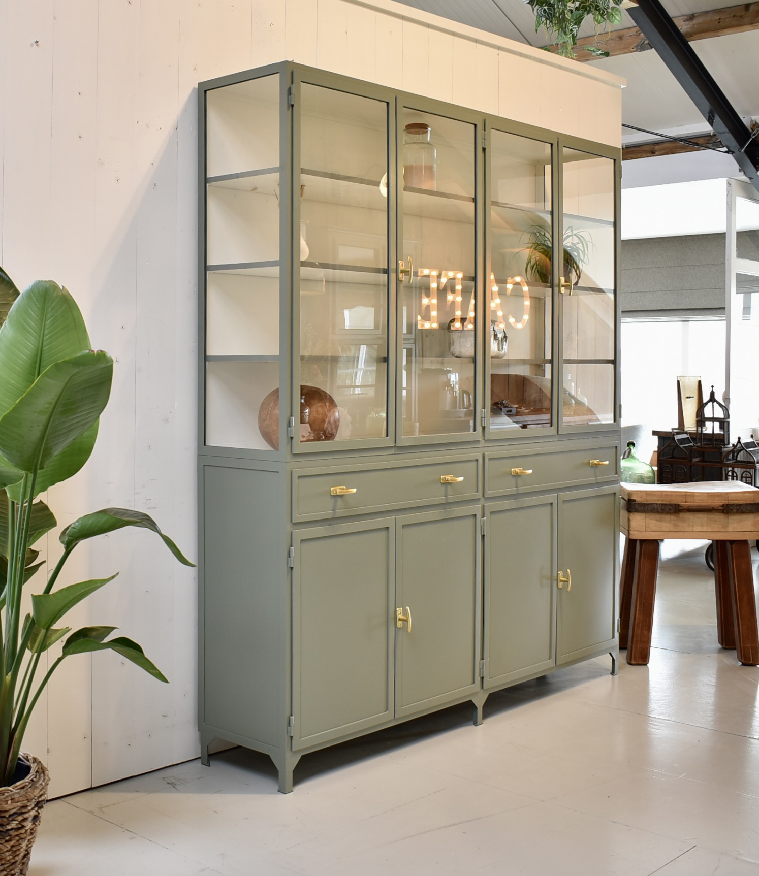 Stalen kast Breda met lades - Messing Greep - Oldwood de Woonwinkel