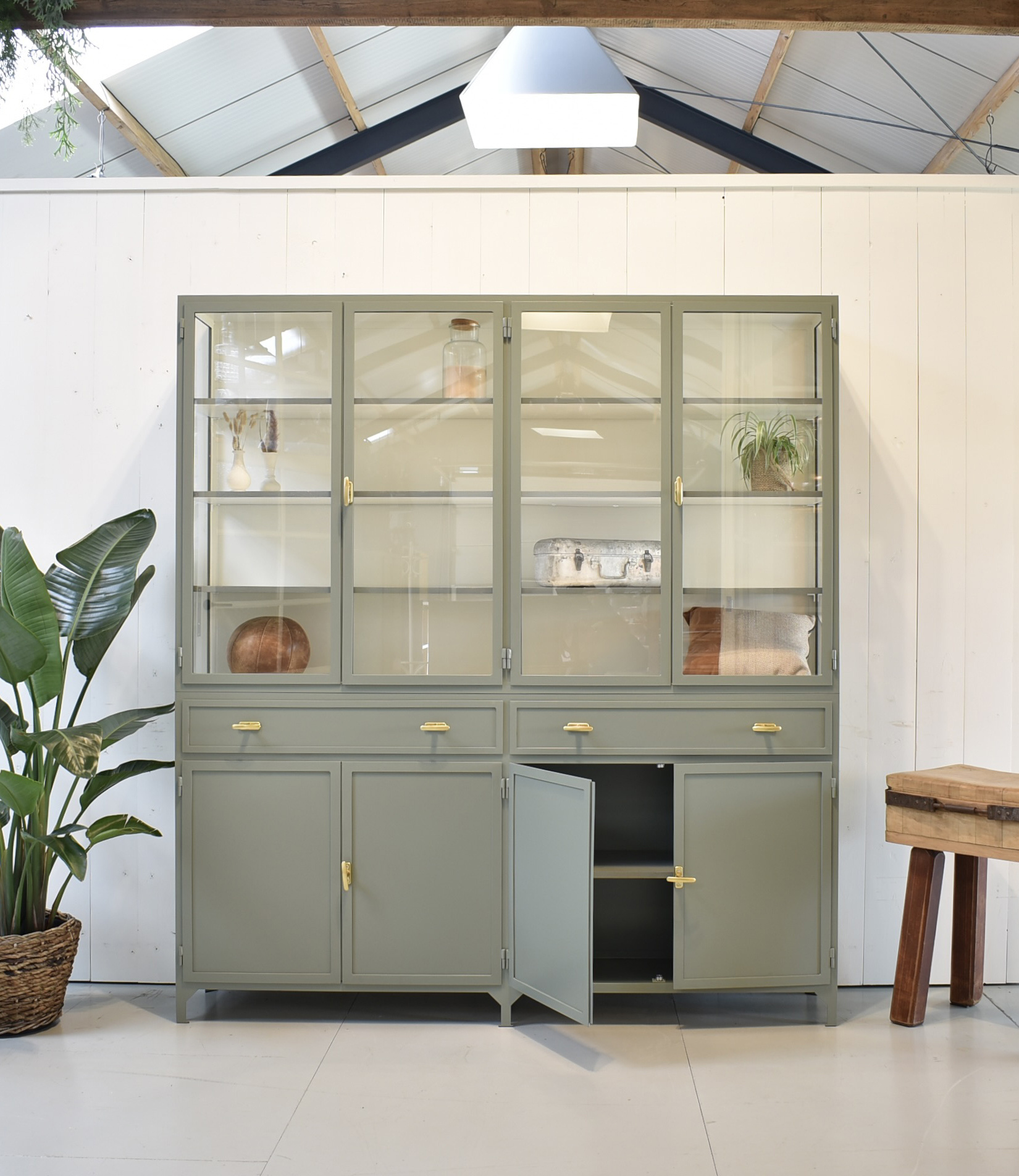 Stalen kast Breda met lades - Messing Greep - Oldwood de Woonwinkel