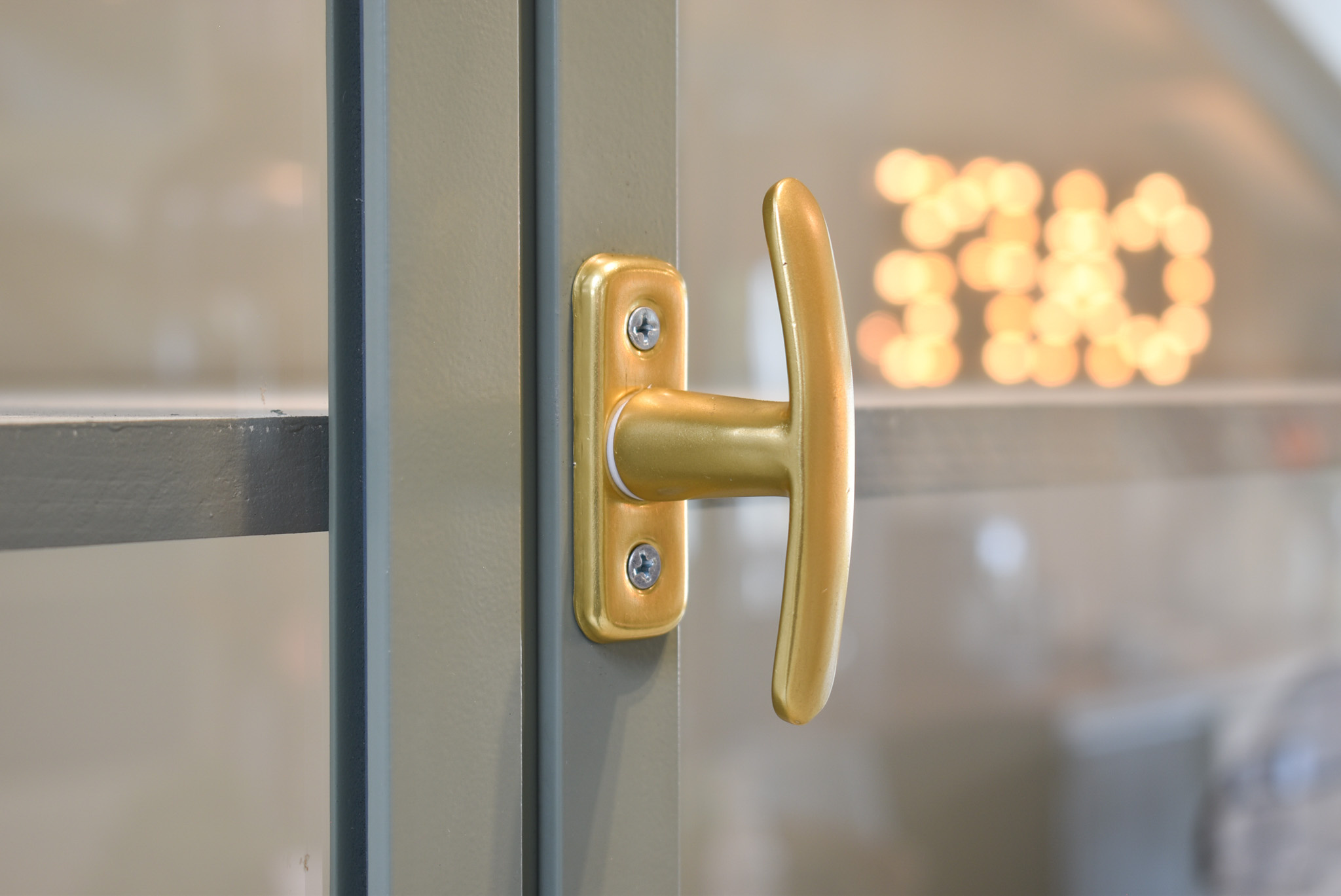 Stalen kast Breda met lades - Messing Greep - Oldwood de Woonwinkel