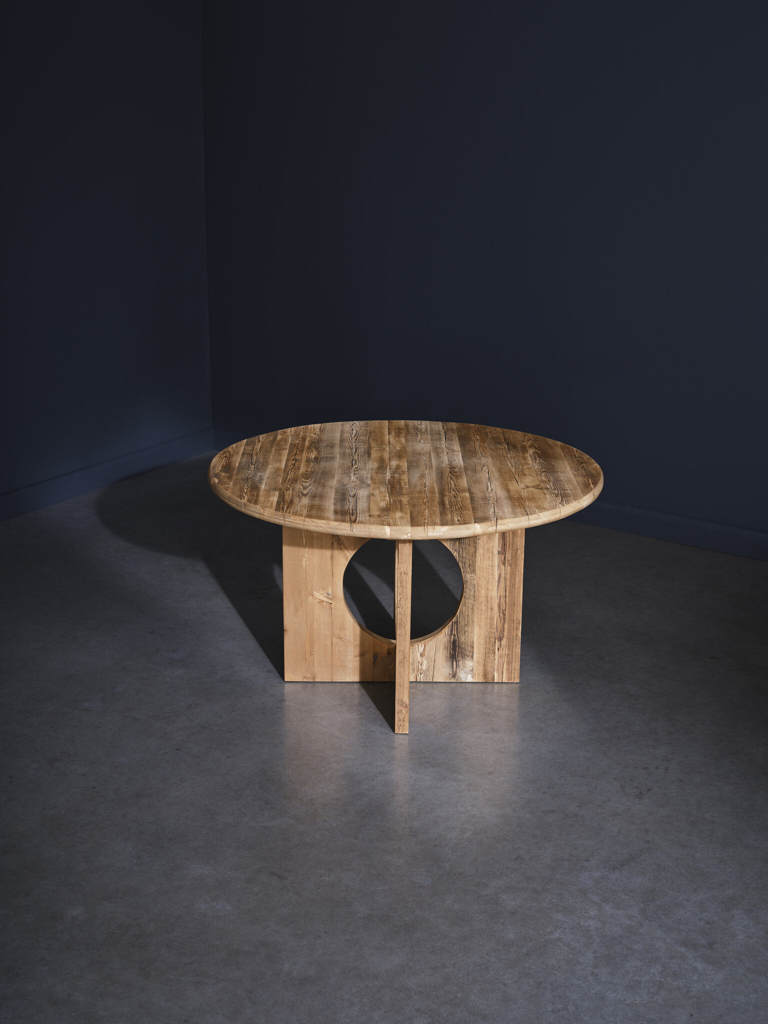 Round wooden dining table - Any diameter - Handmade - Oldwood - the ...