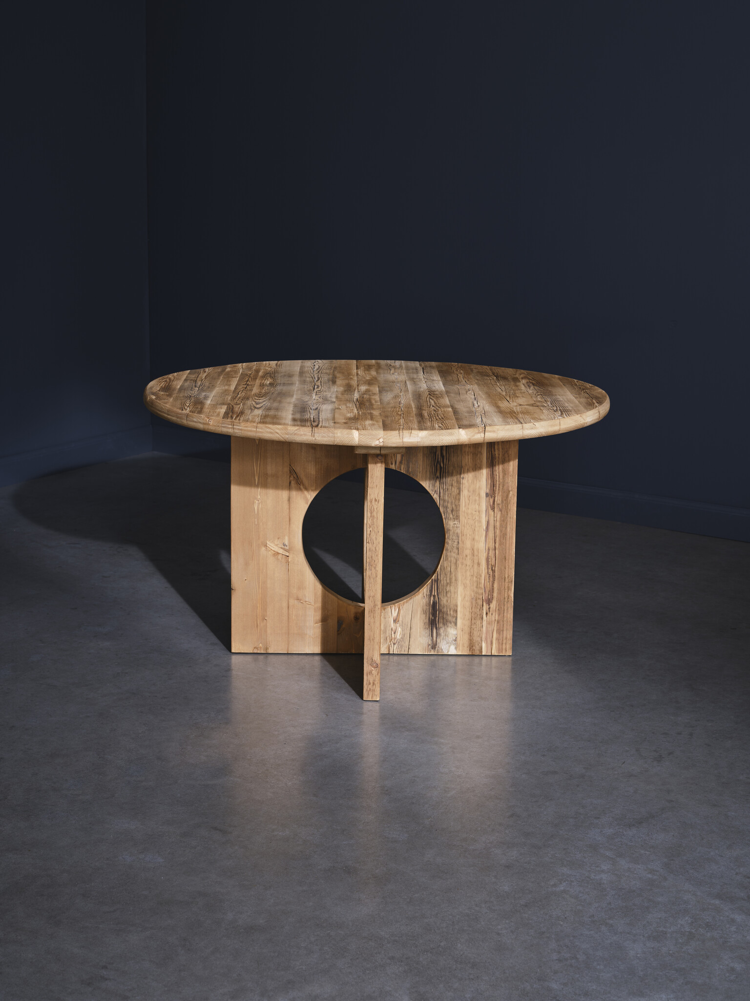 Round wooden dining table - Any diameter - Handmade - Oldwood - the ...
