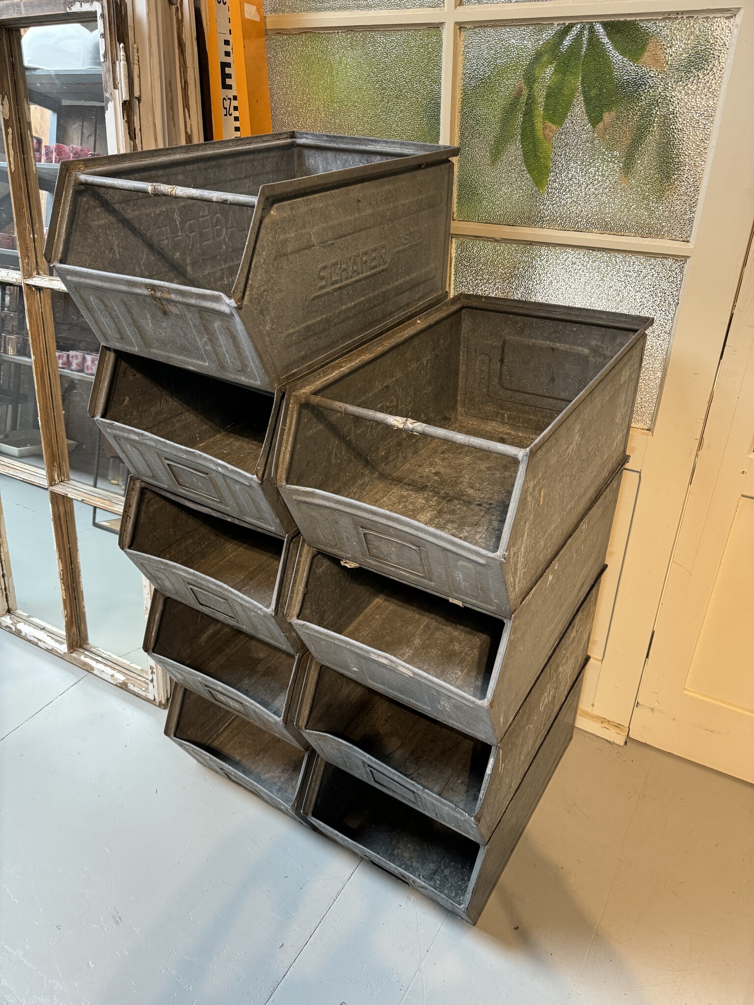 Industriële stapelbak - Oldwood - De woonwinkel - Oldwood de Woonwinkel