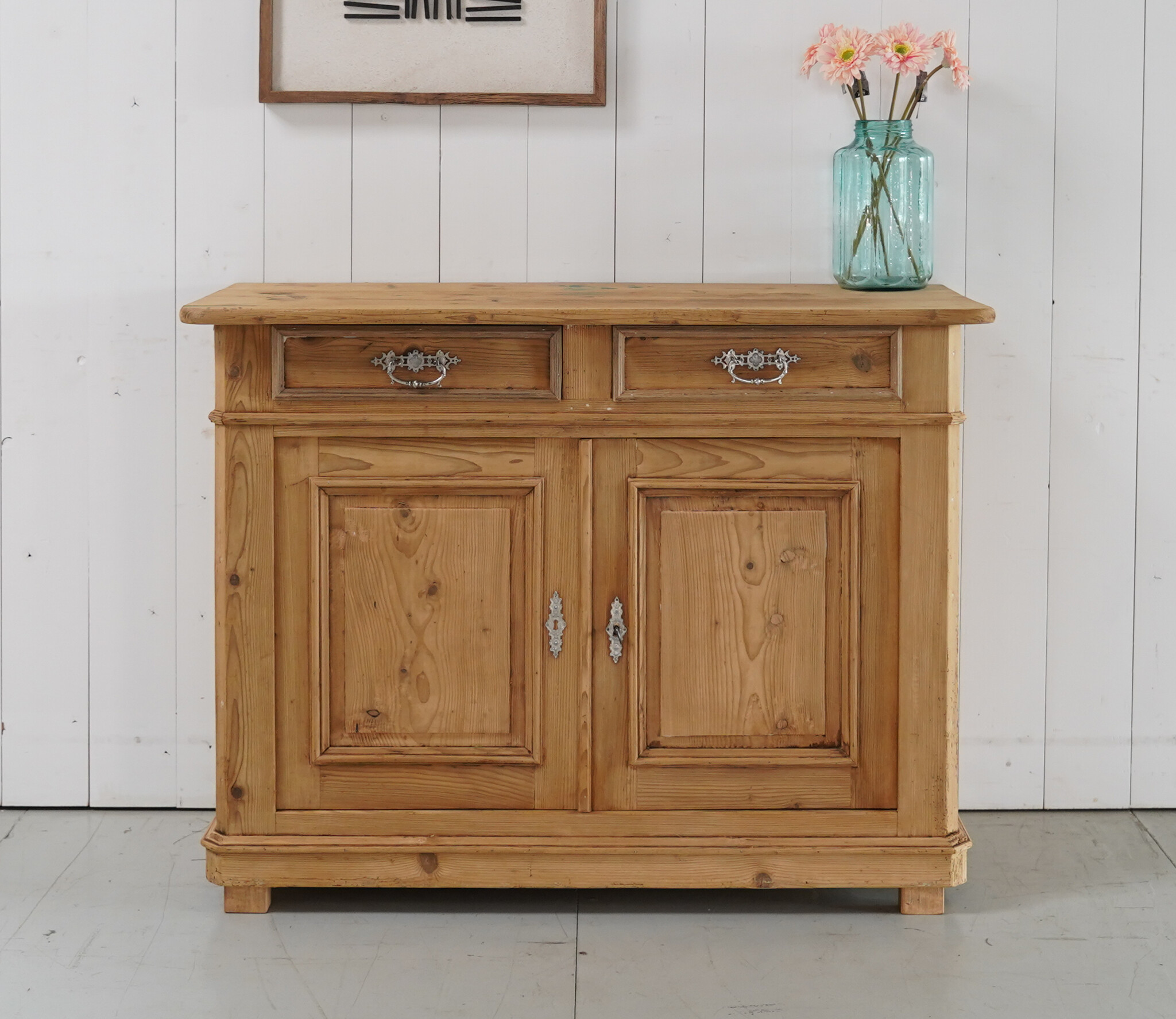 Vintage Grenen kast met Originele Details – Authentiek & Stijlvol ...