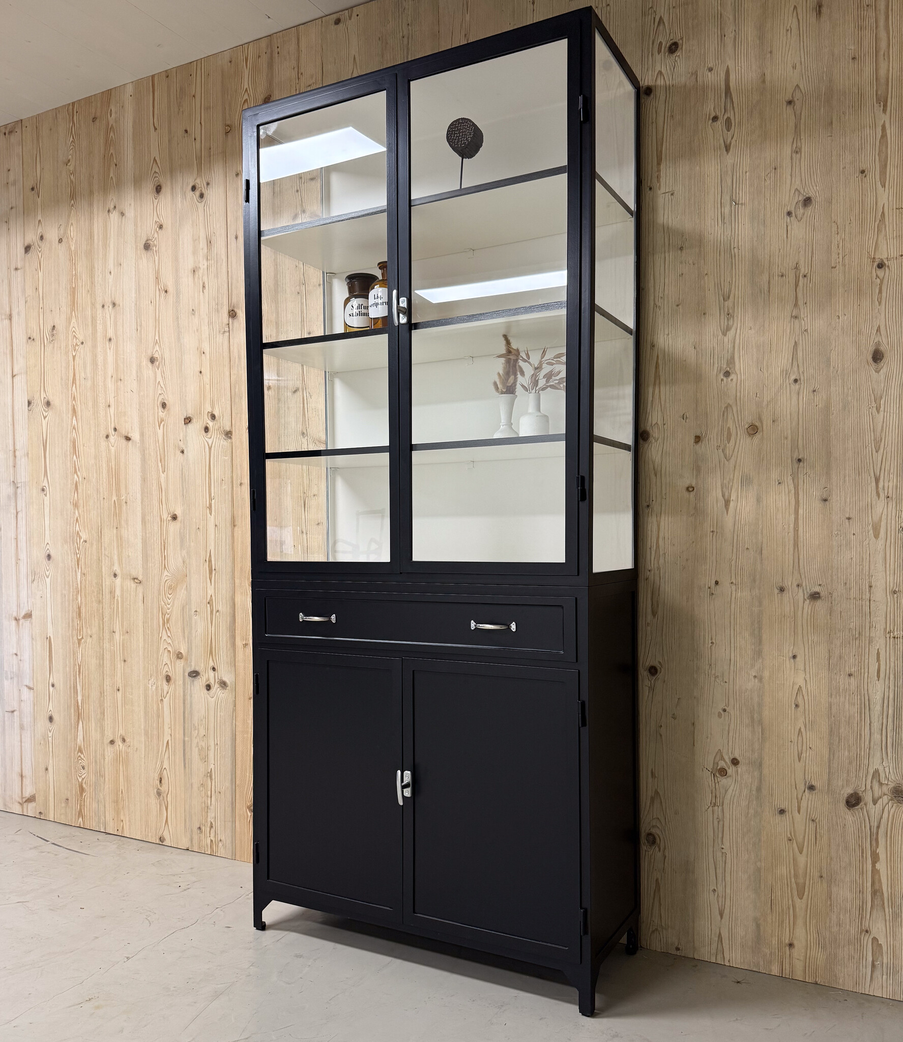 Stalen kast Delft | Op maat & iedere RAL kleur | Servieskast - Oldwood ...