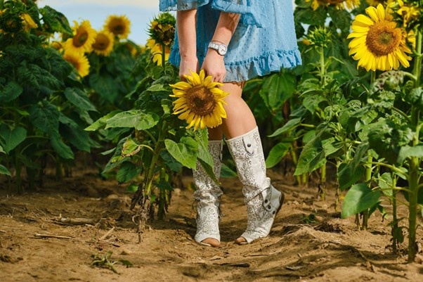 How to Wear High Boots in Spring and Summer | Styling Tips - JJ Footwear US
