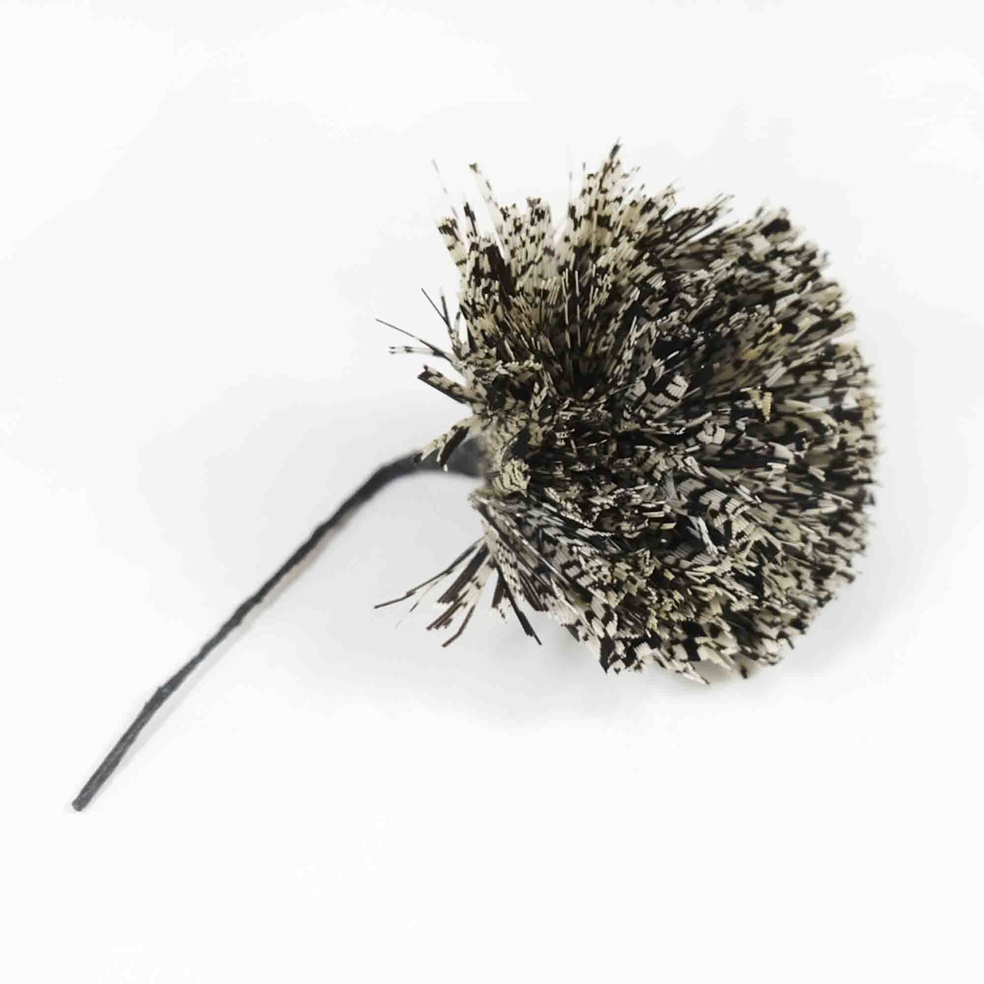 taxidermy; Fahne Fasanenfedern - black/white - DeMuseumwinkel.com